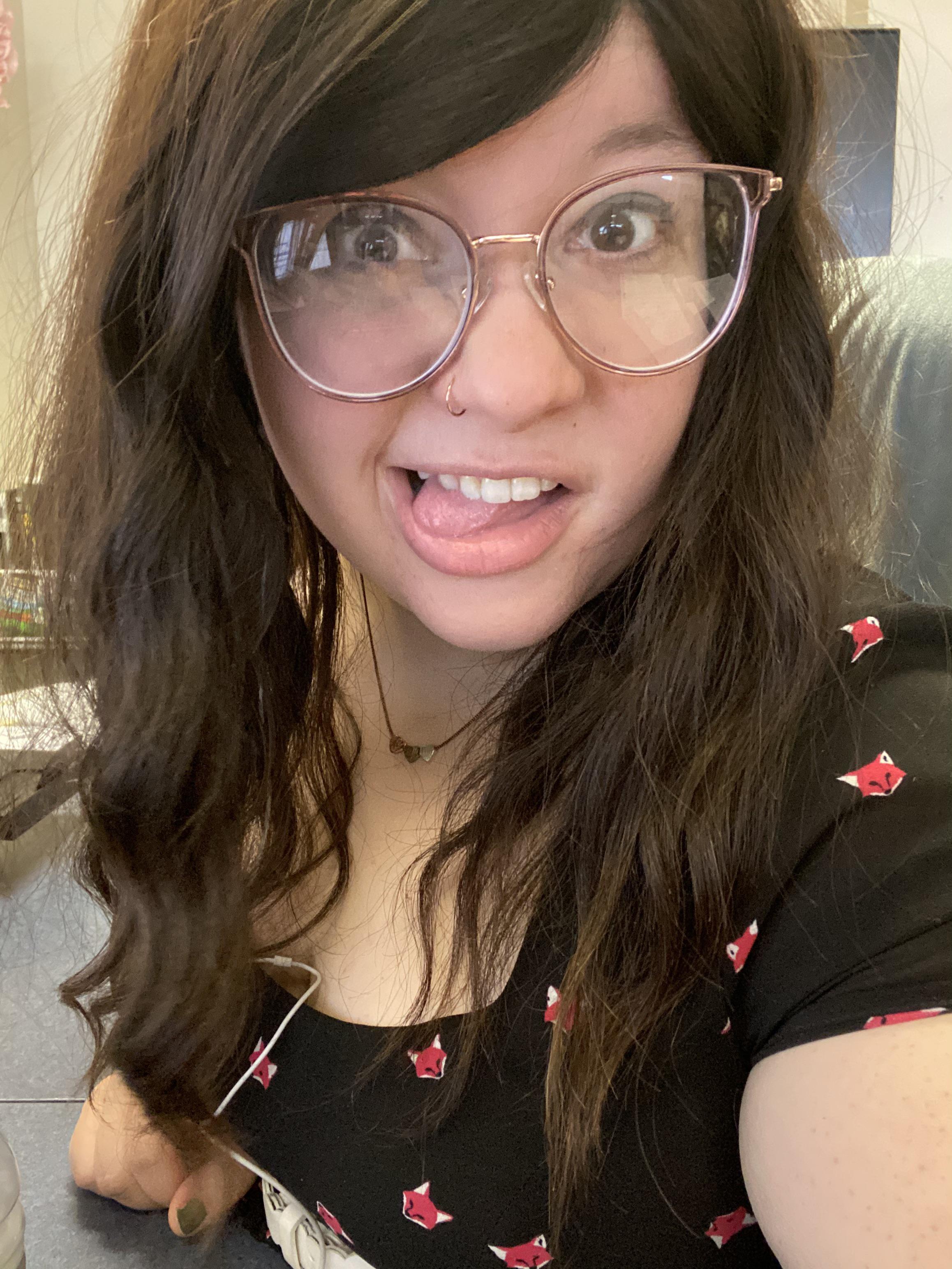 Extra mild selfie Friday, again 🤷🏻‍♀️ | Scrolller