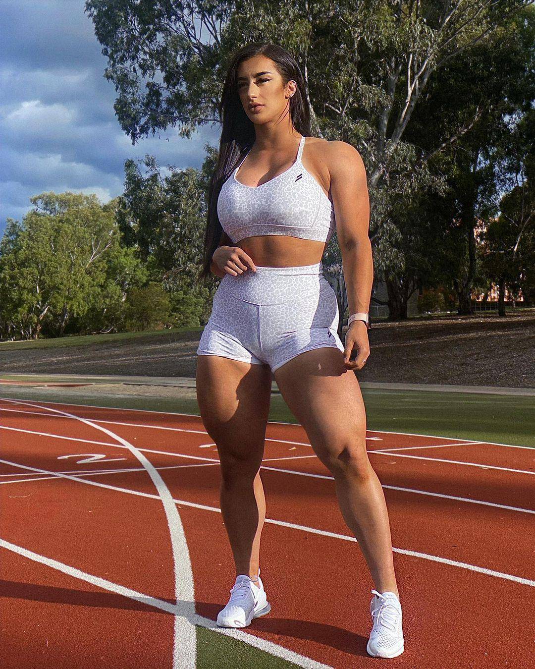 Kiki Vhyce | Scrolller