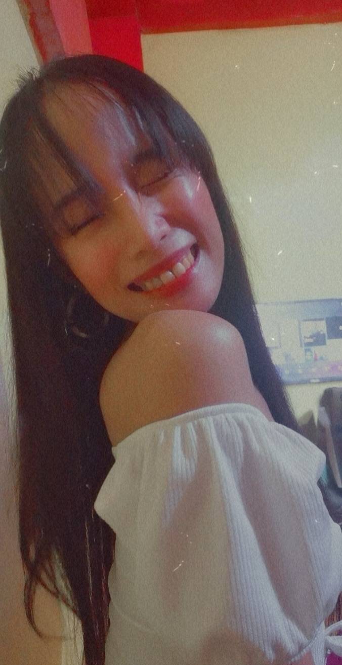 [f]eeling happy today | Scrolller