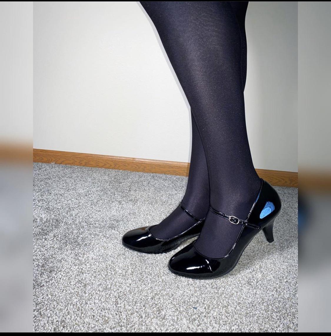 [f] My glossy black wolford nylons | Scrolller