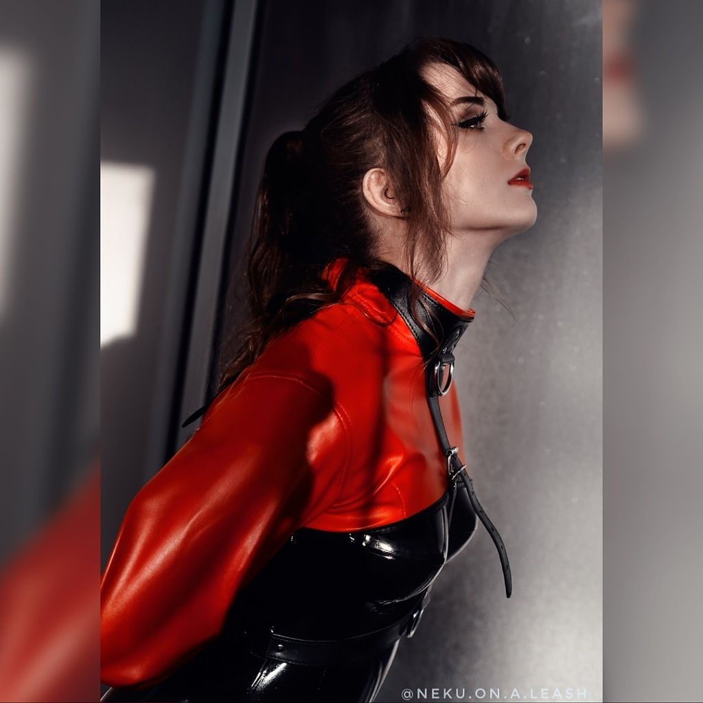 Straitjacket and latex is a nice combination 🙊 Picture by @mai.captures | Scrolller