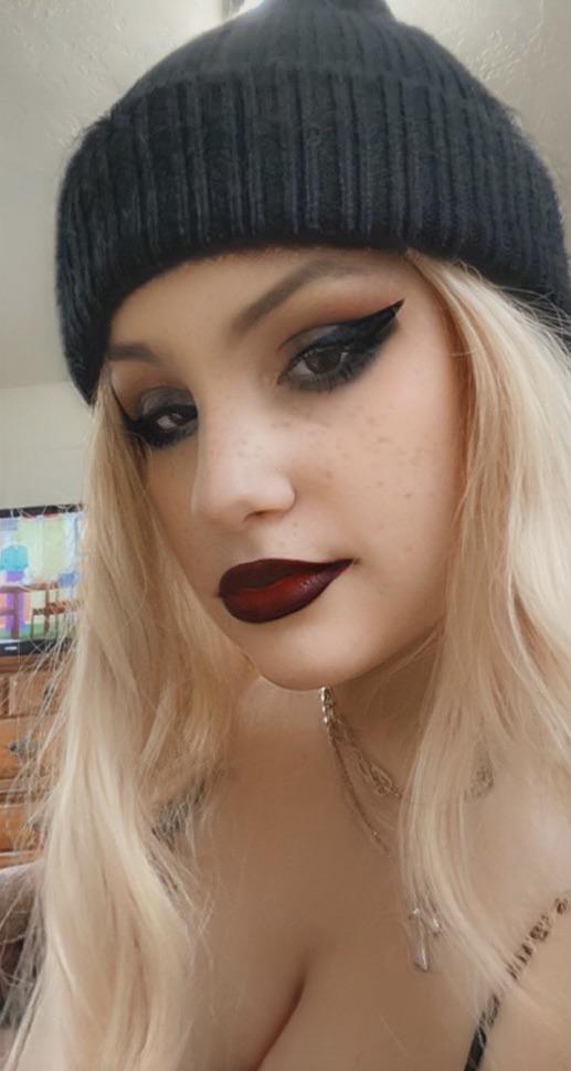 [f17] hi!! who’s awake? | Scrolller