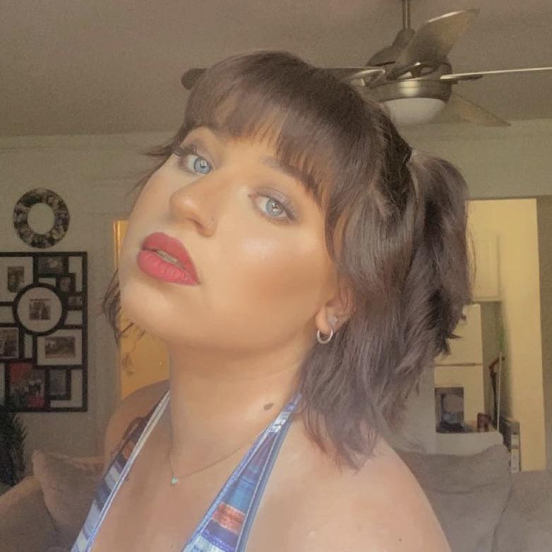 Helloooo friends! | Scrolller