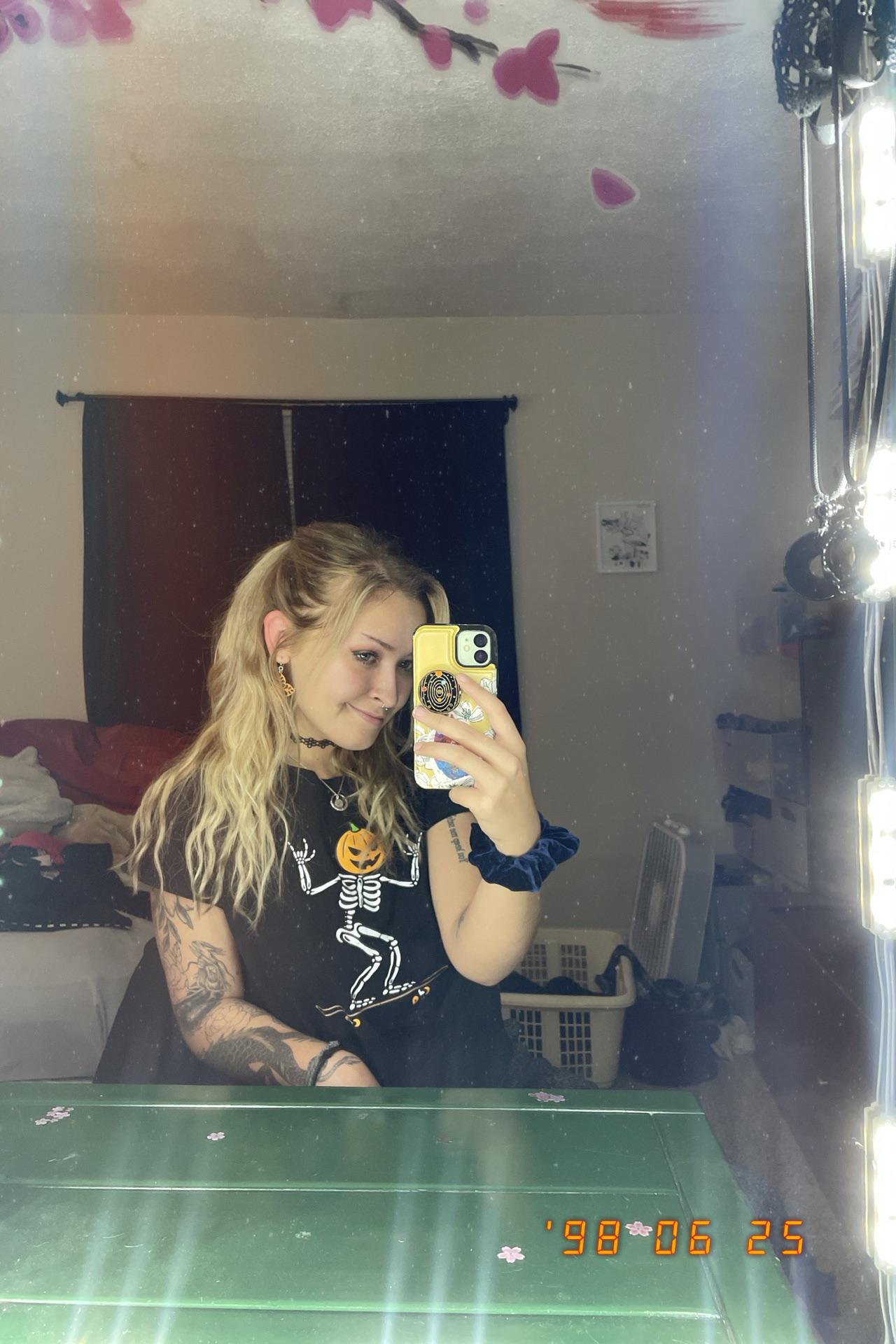 (F21) how cute am I? 🥴 | Scrolller