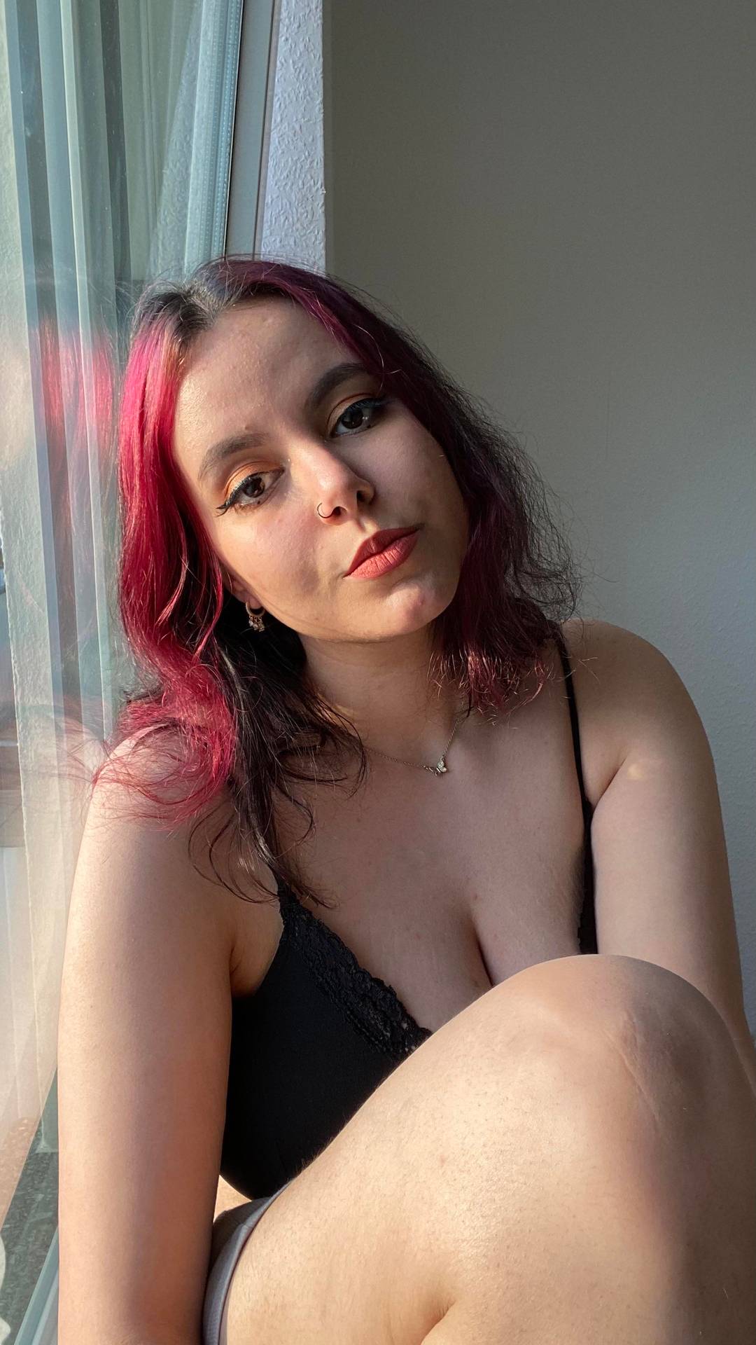[f23] felt cute 🥰 my hair is slowly transitioning to pink on both sides! | Scrolller