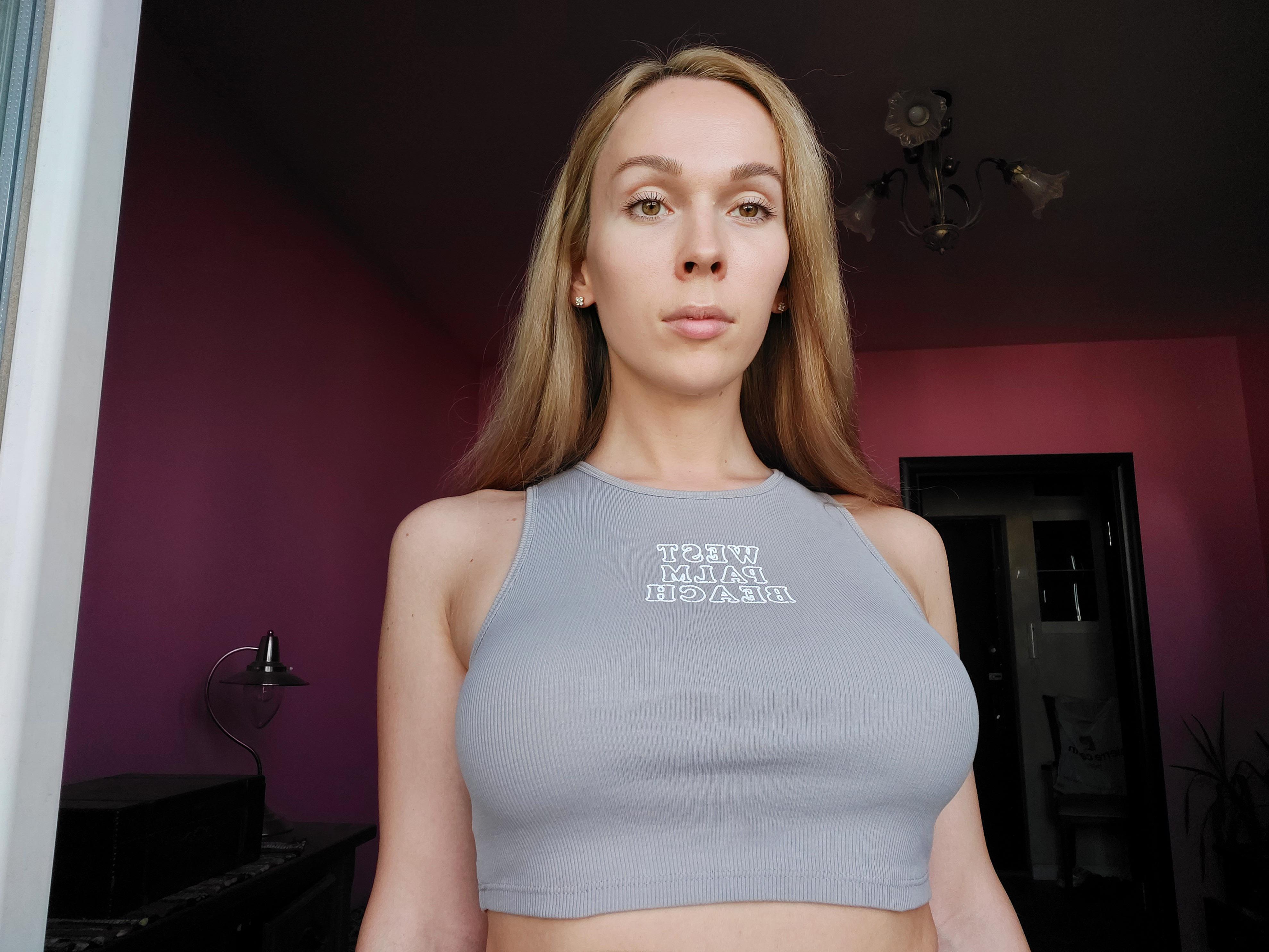 Meow🥰🍒 | Scrolller