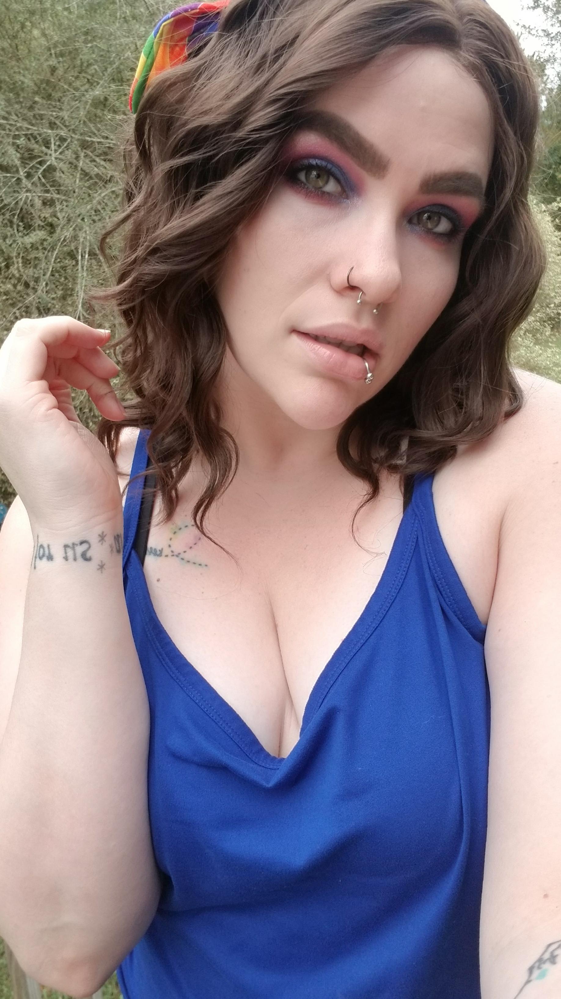 [F31] 💙 | Scrolller