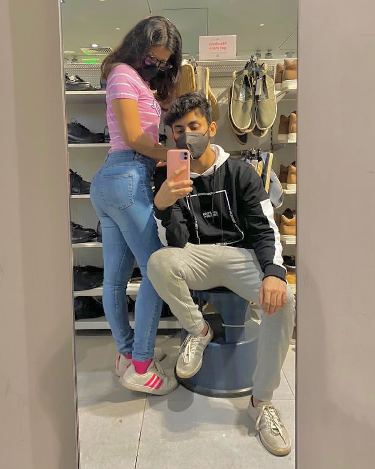 Famous YouTuber | Scrolller