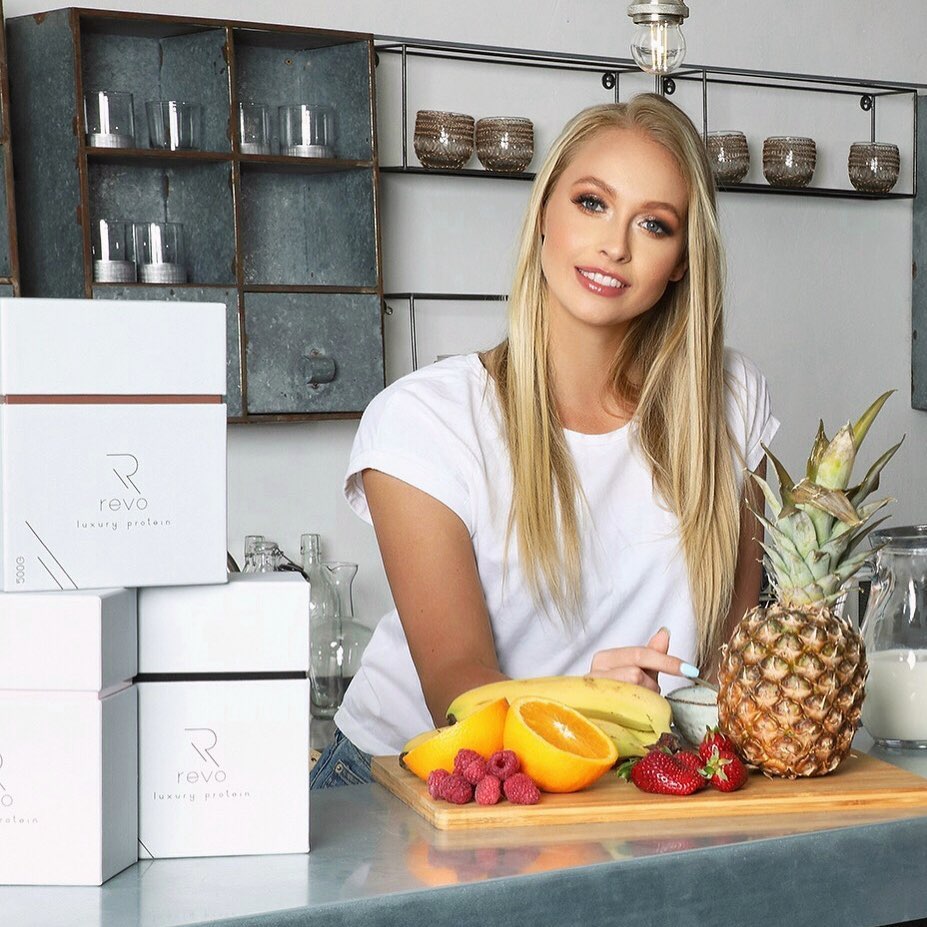 Fanny Stollar | Scrolller