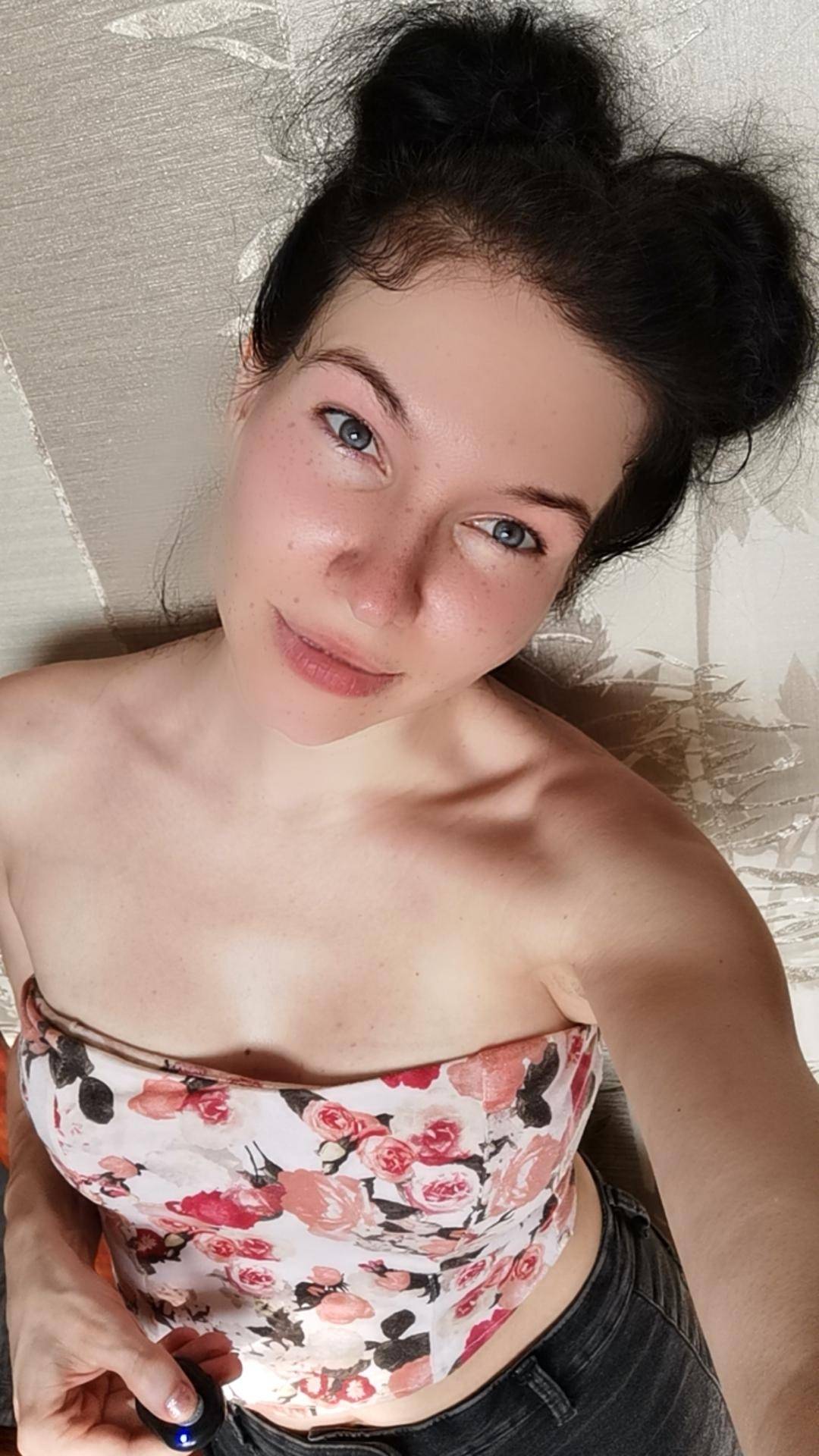 Favorite food this summer: wine-soaked fruit at the bottom of a glass with sangria💜💜💜 | Scrolller