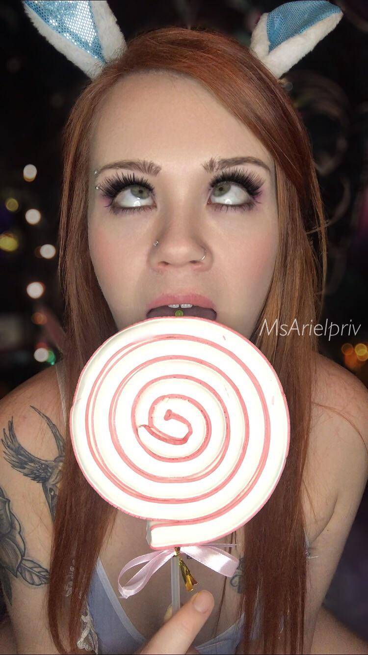 Feed me something sweeter 🤪 | Scrolller