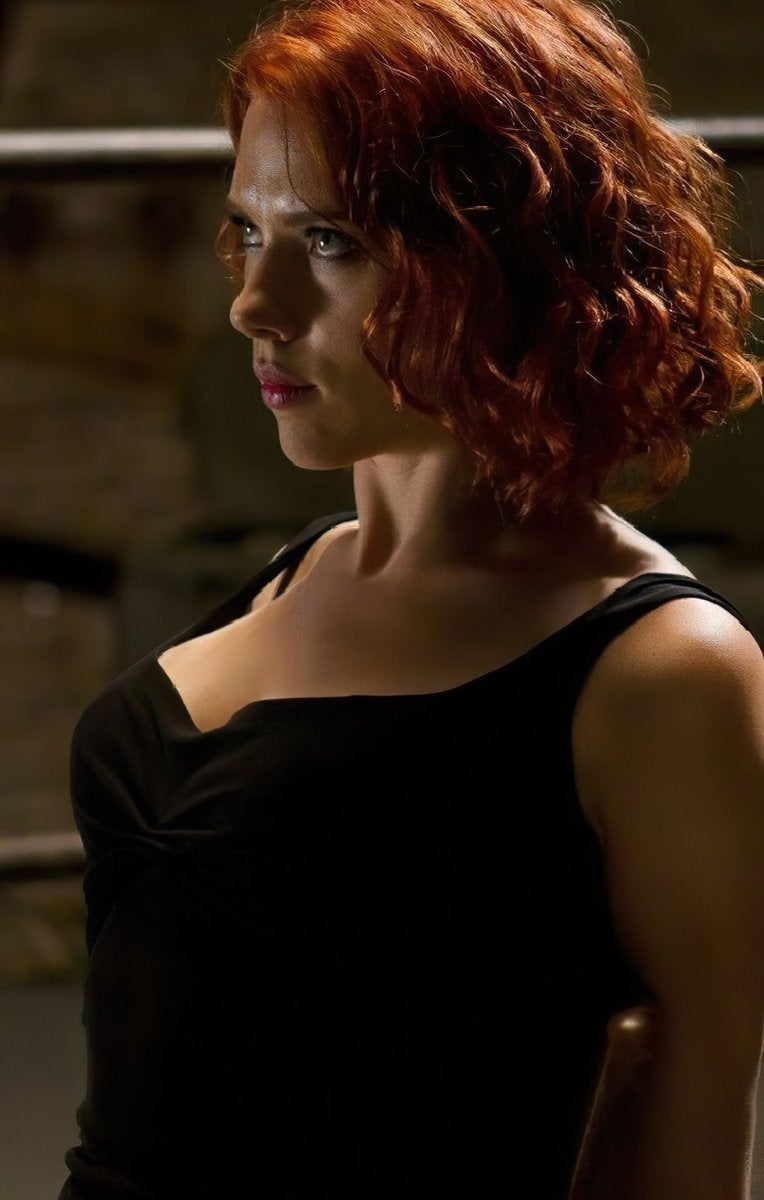 Feeding Scarlett and her amazing tits | Scrolller