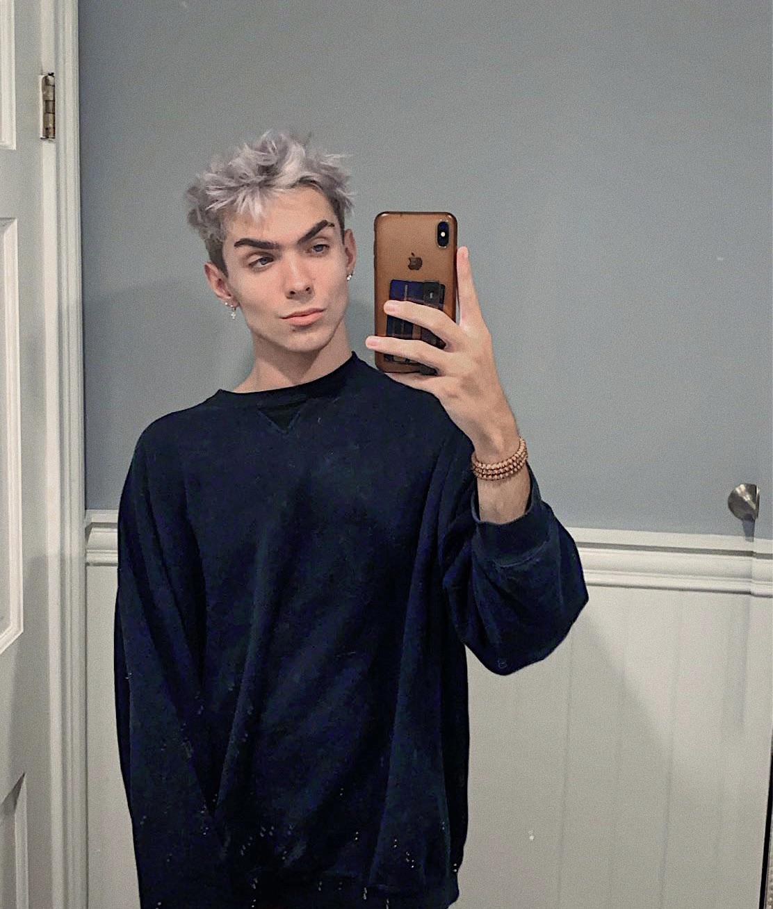 Feel i never see any guys on here (m20) | Scrolller