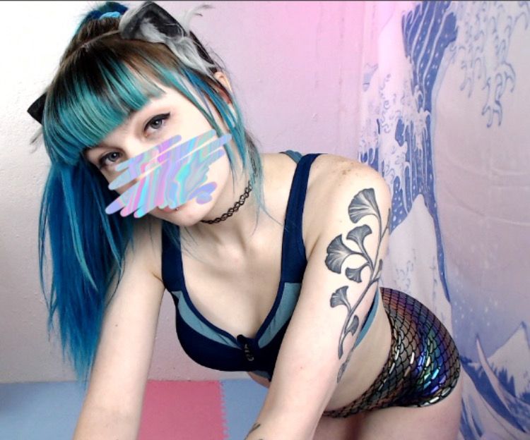 Feelin' cute~ | Scrolller