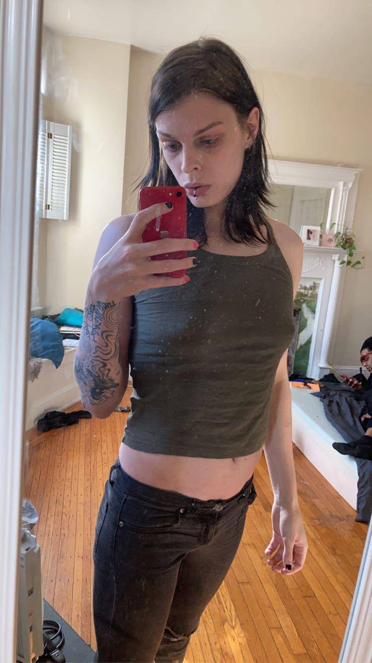 feeling booby 😳 | Scrolller