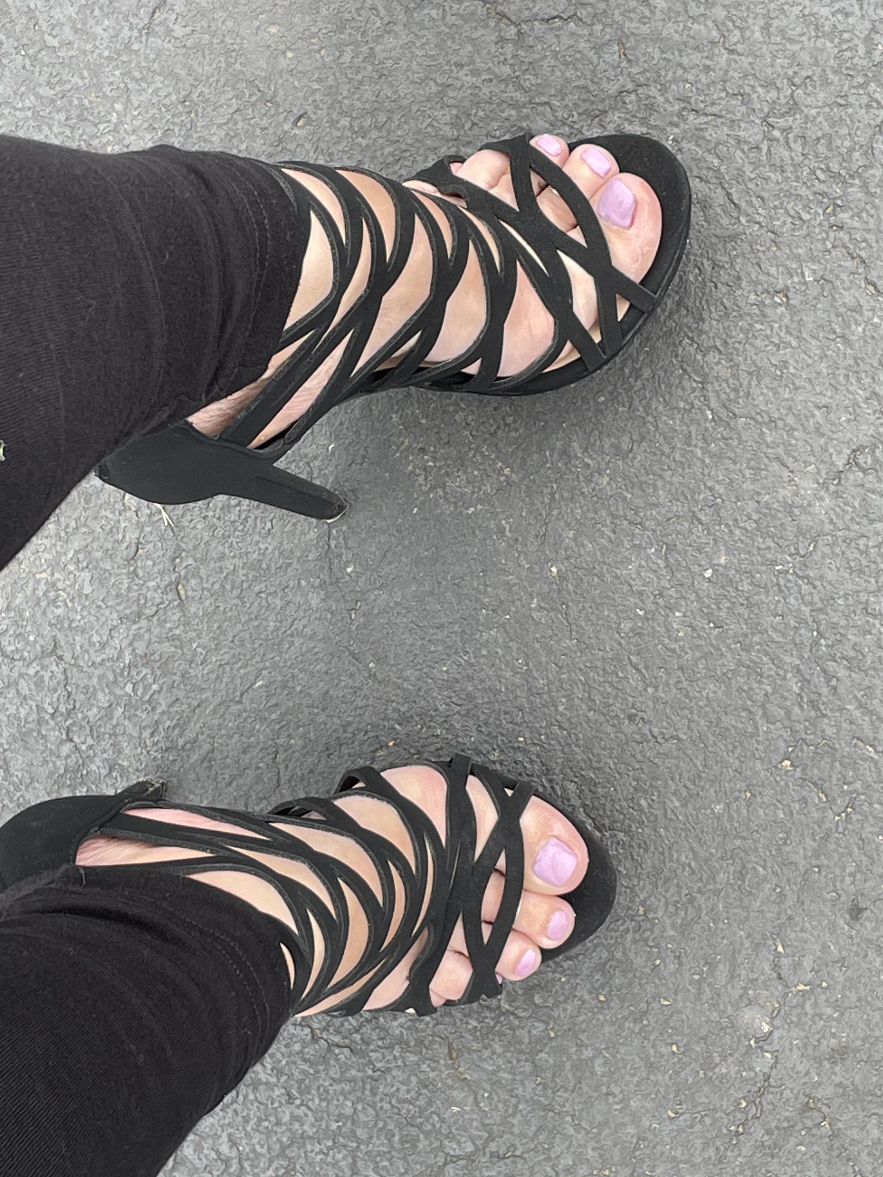 Feeling bossy | Scrolller