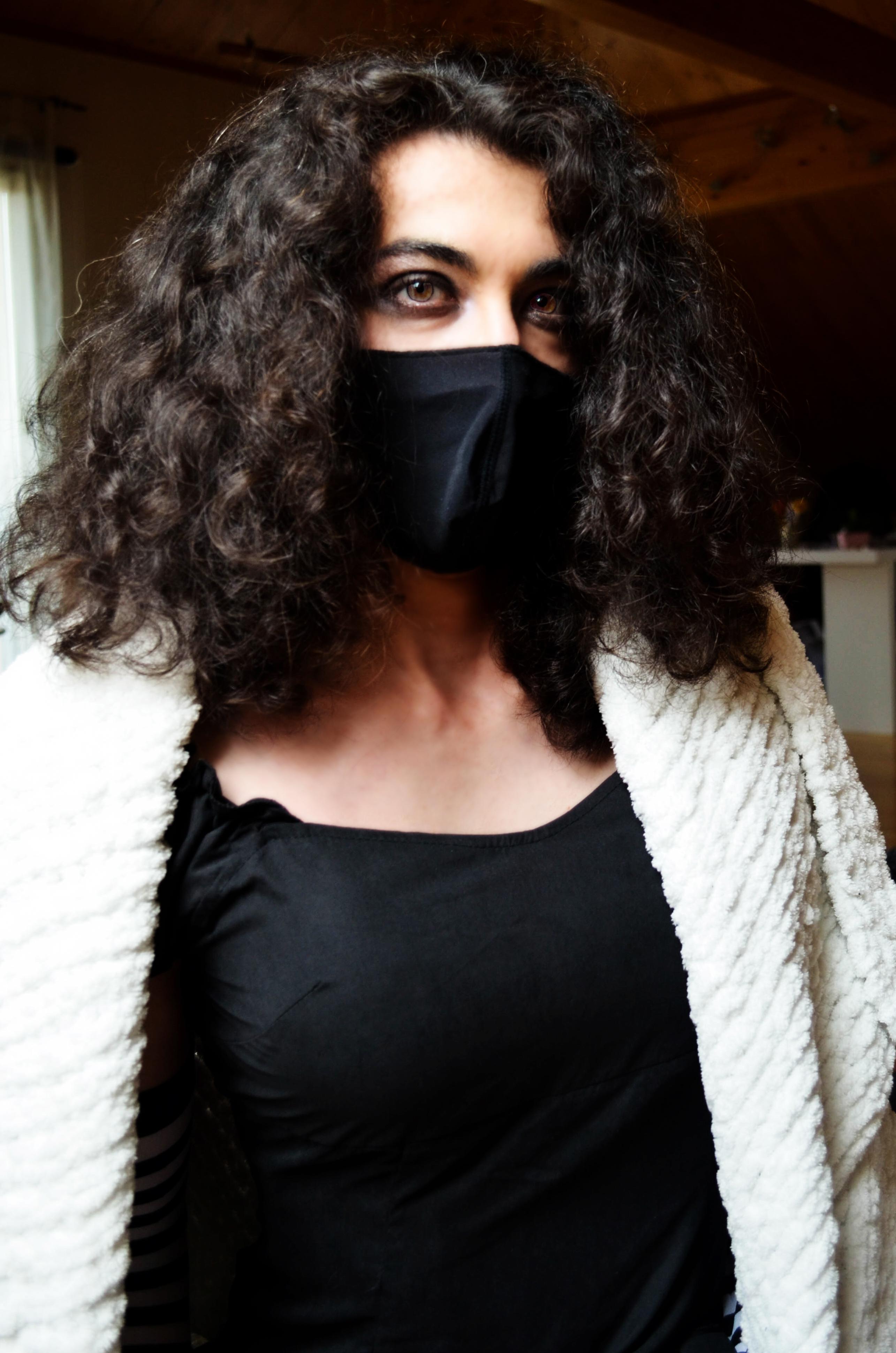 Feeling cold today. Would someone like to cuddle with me? 🙈💖 | Scrolller