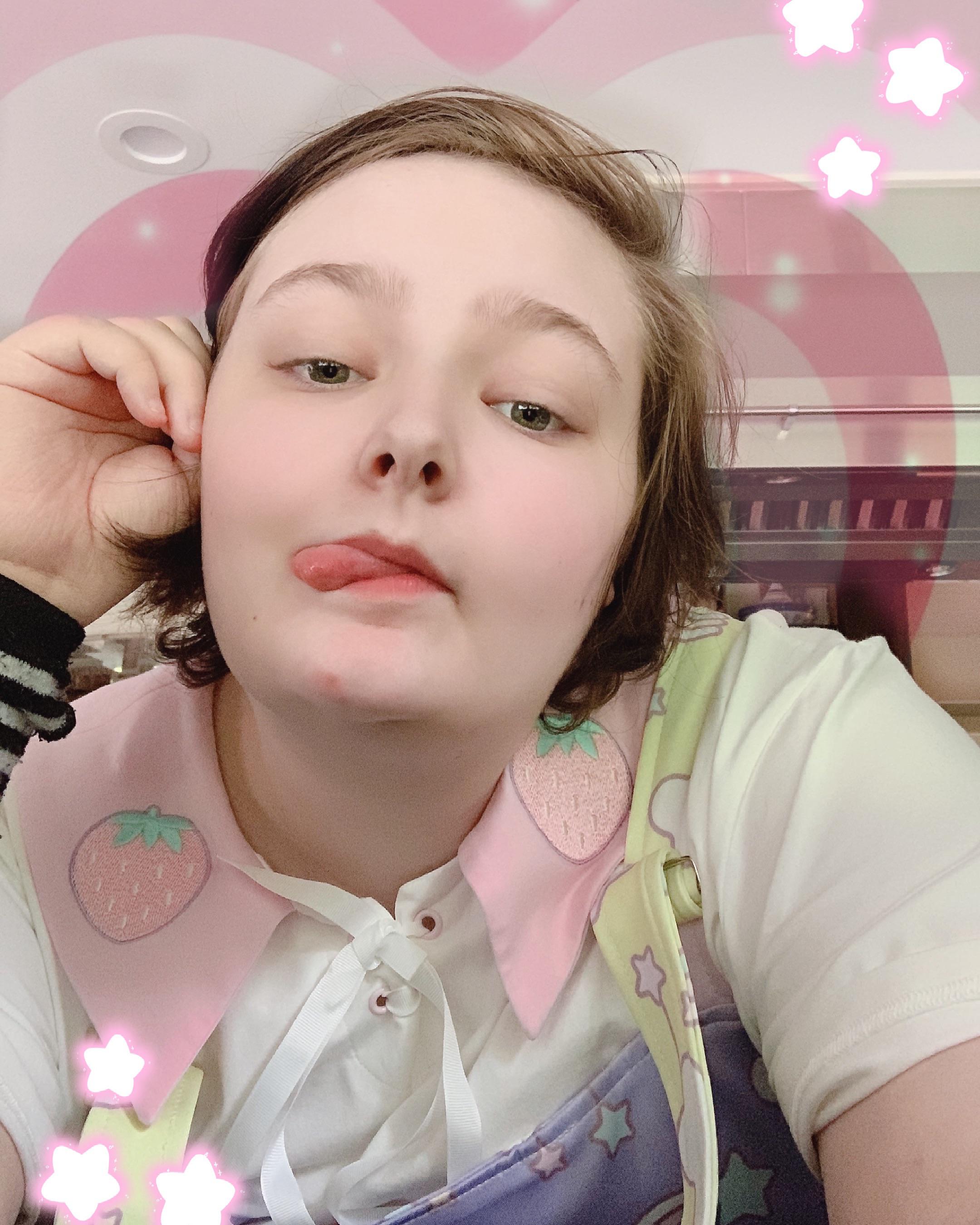 feeling cute | Scrolller