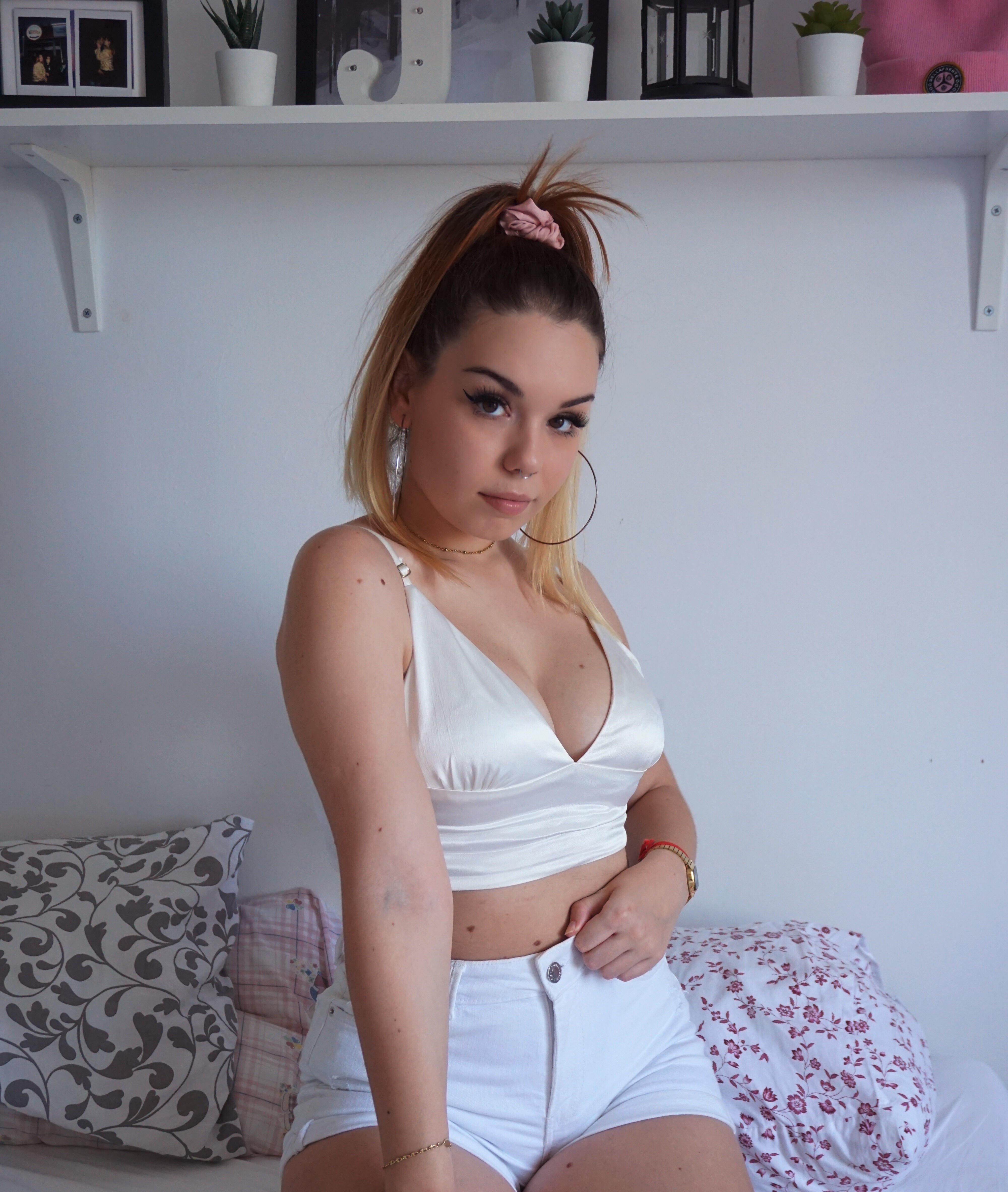 feeling good today👑🤍 | Scrolller