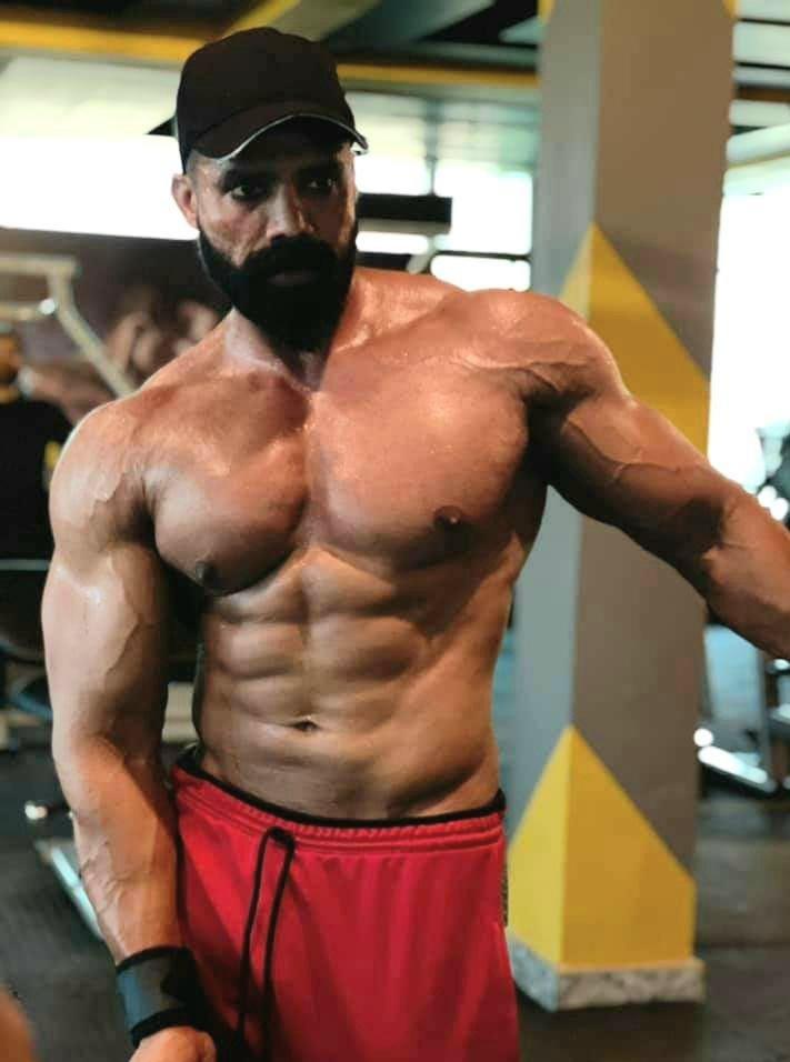 Feeling hot! | Scrolller