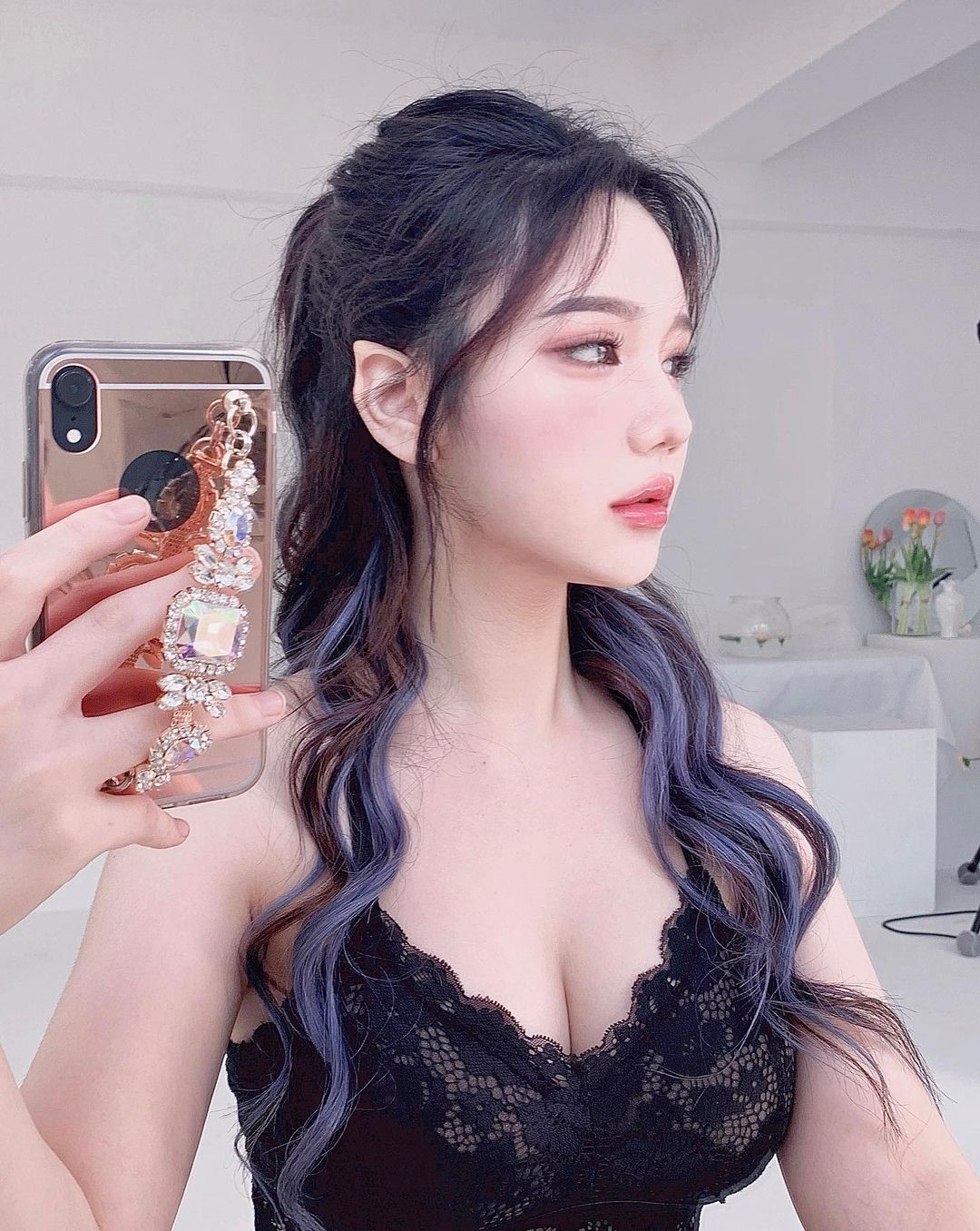 Feeling Pretty | Scrolller