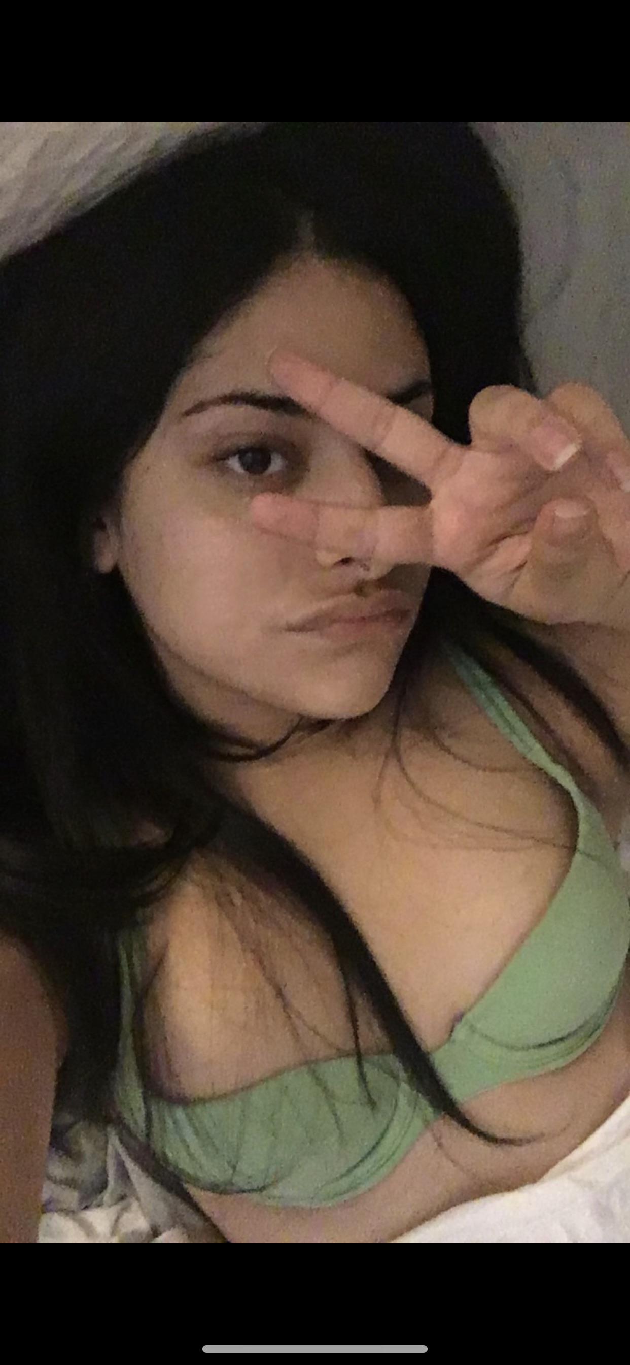 Feeling shy but.... hello [over18] | Scrolller