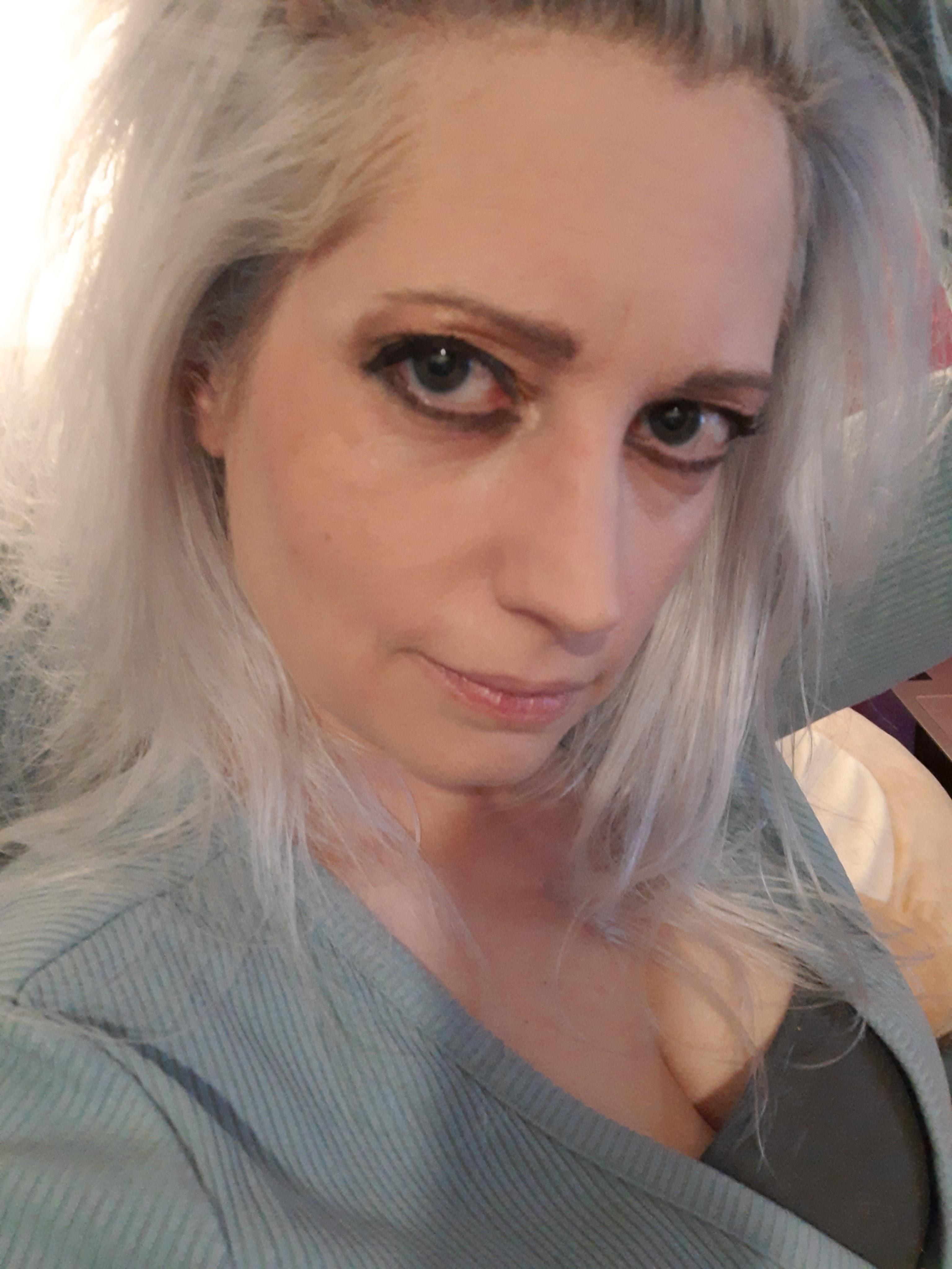 Feeling silly...I made a face. | Scrolller