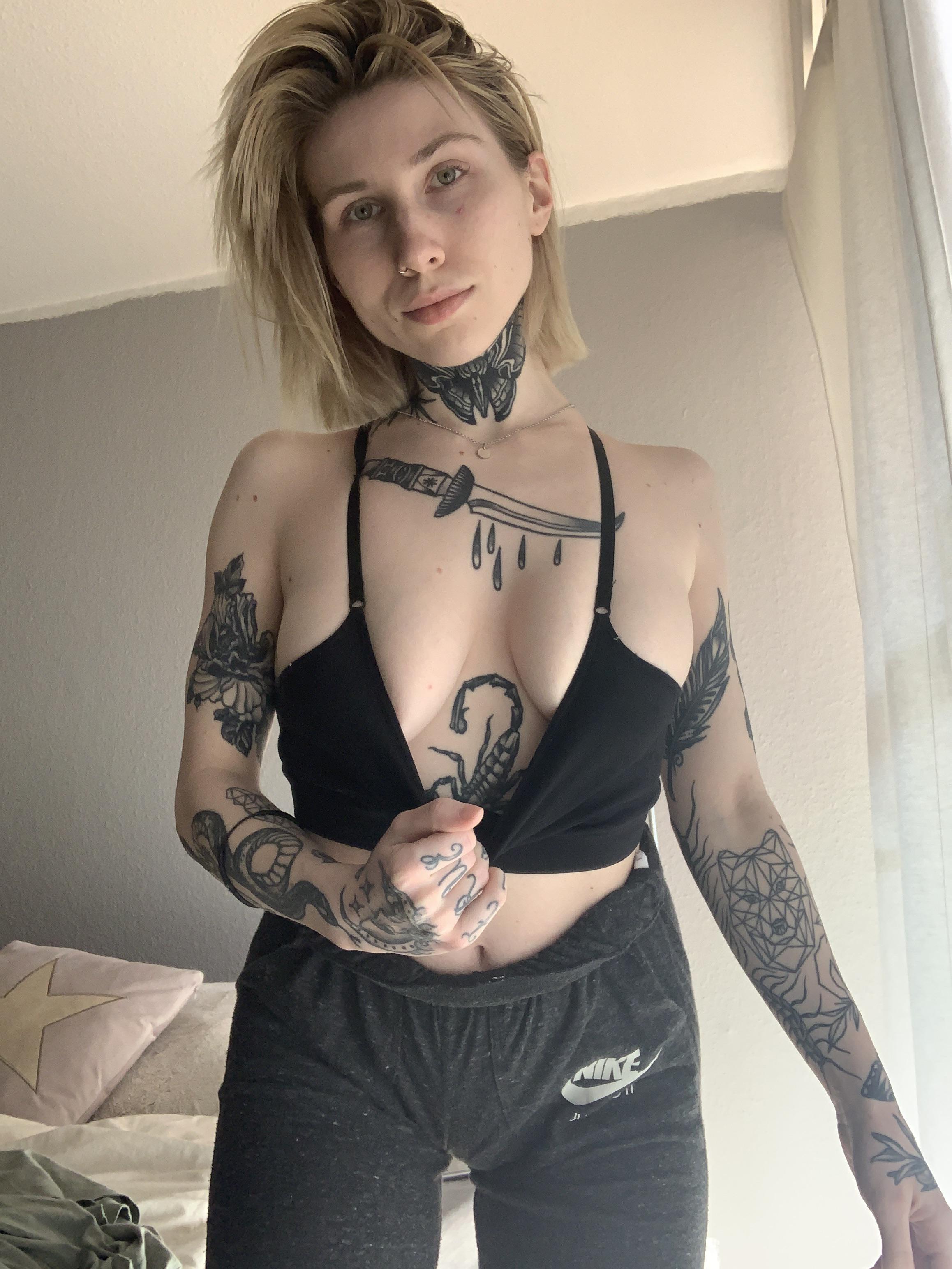 Feeling so edgy with these hair 😇 | Scrolller