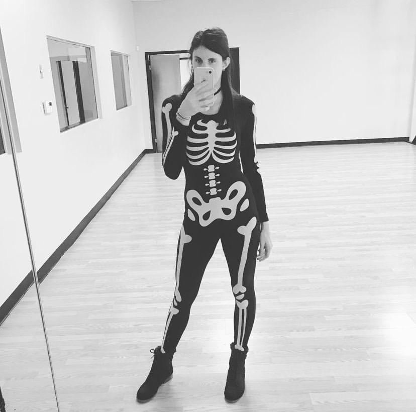 Feeling spooky🖤🤍 | Scrolller