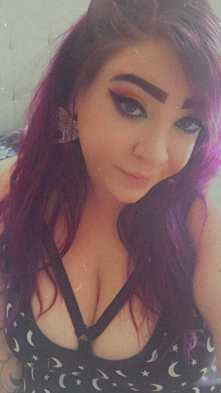 Feeling spooky 🌙👻😈🔮 | Scrolller