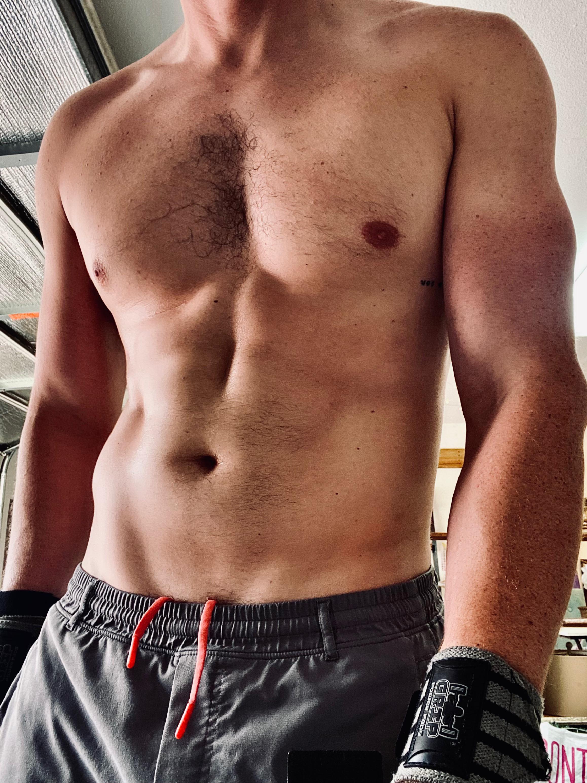 Feeling that core workout today in the garage (35) | Scrolller