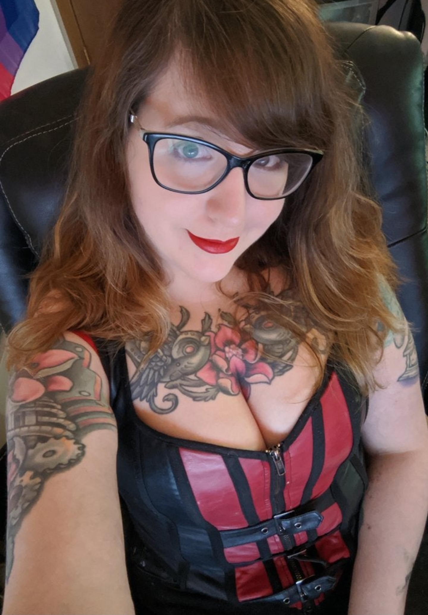Feels Pretty Obvious PushingUpRoses WANTS Us To Stare At Her Tatted-Up Tits | Scrolller