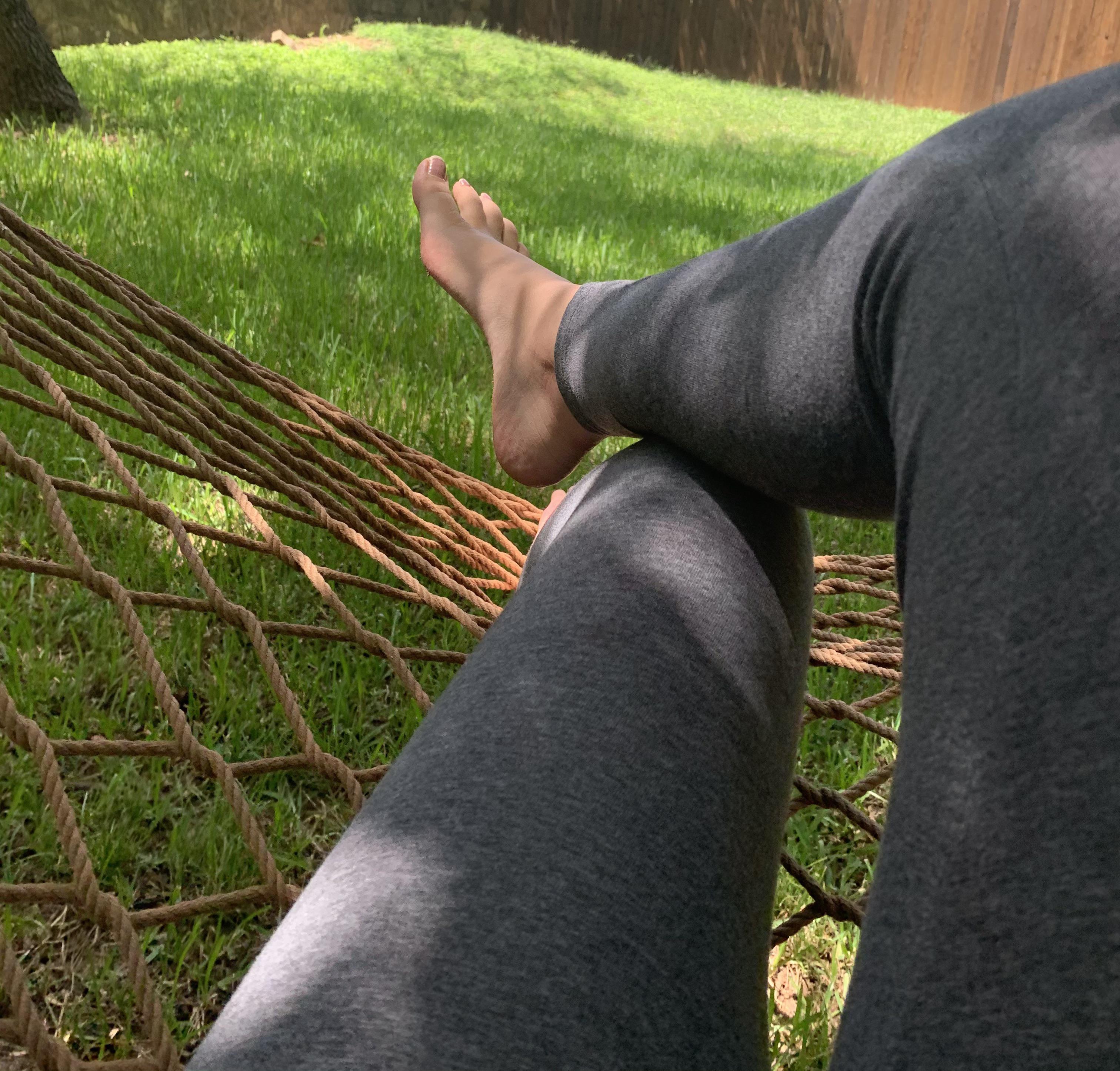 Feet in the sunlight🌞 | Scrolller