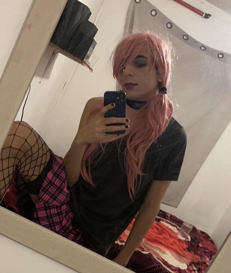 Felt Cute Af Scrolller