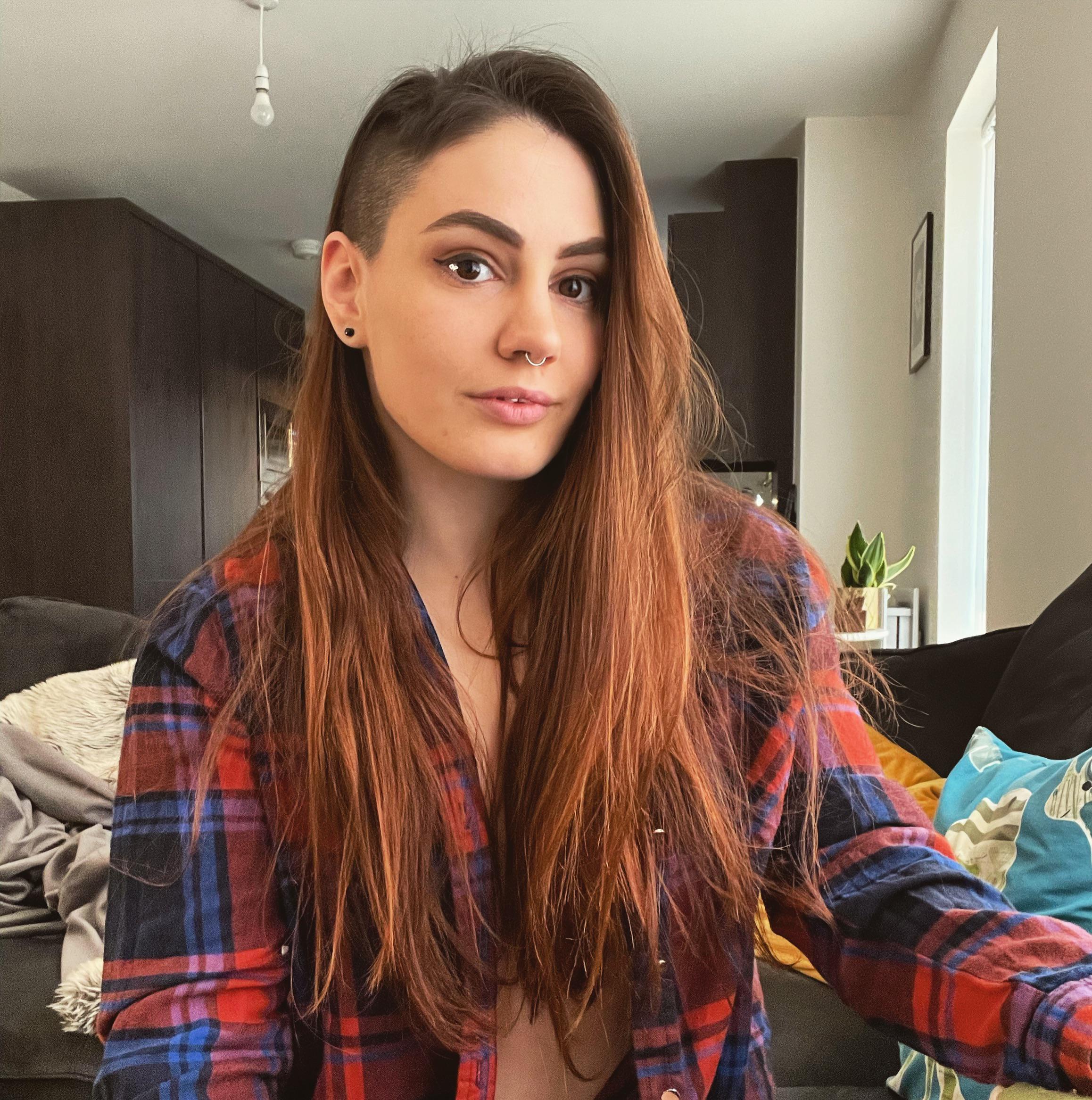 4ft 8” powerlifter. Cute but filth 😈 | Scrolller