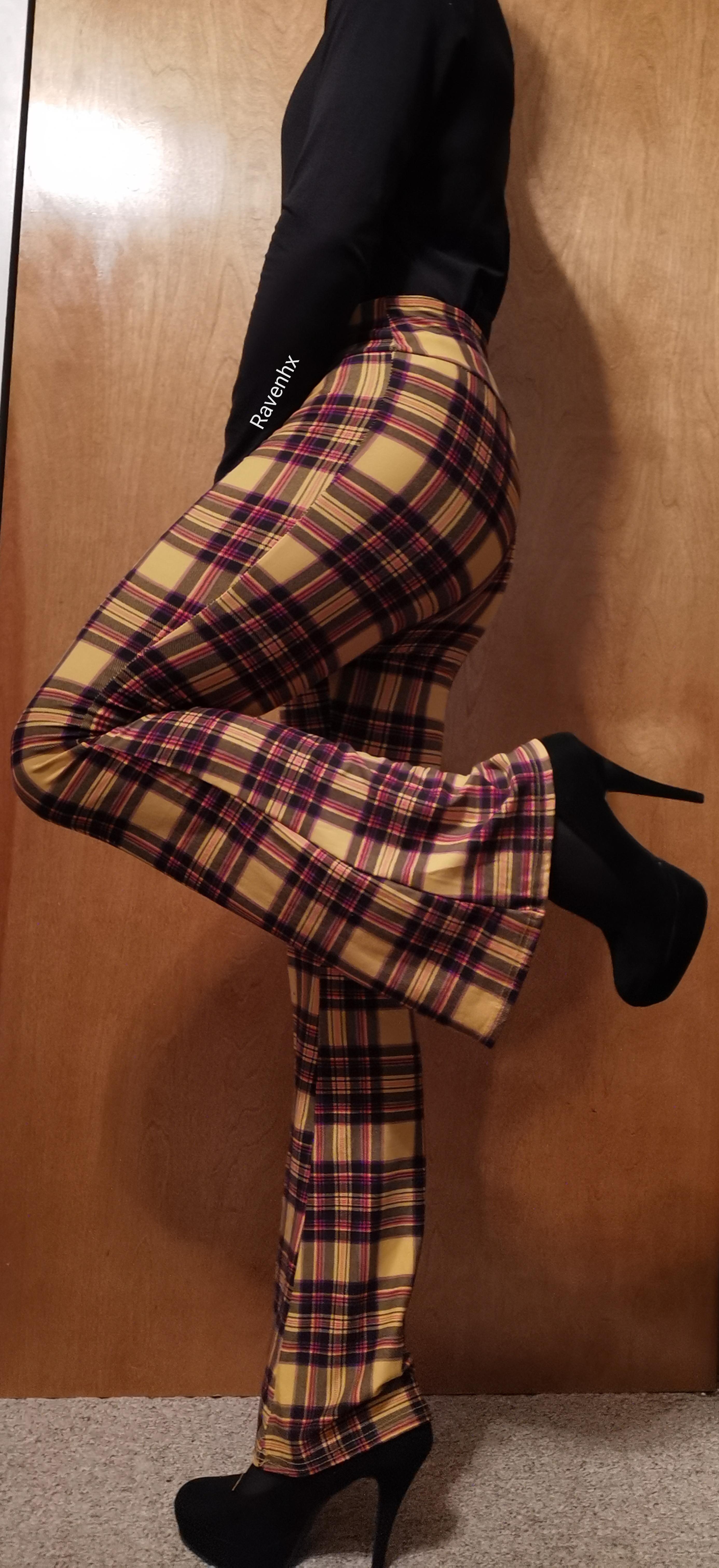 Felt extra cute in these pants | Scrolller