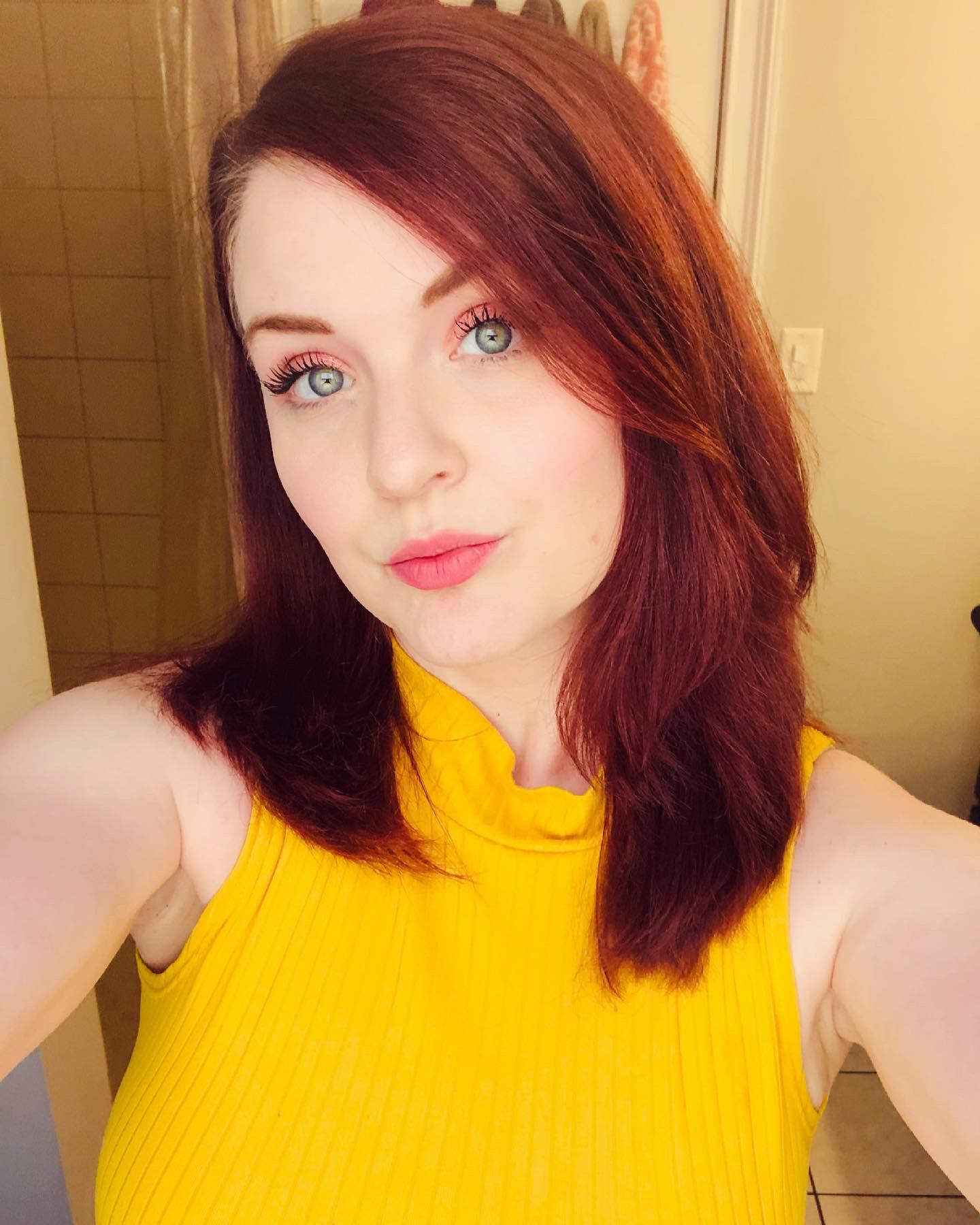 Female (32) | Scrolller