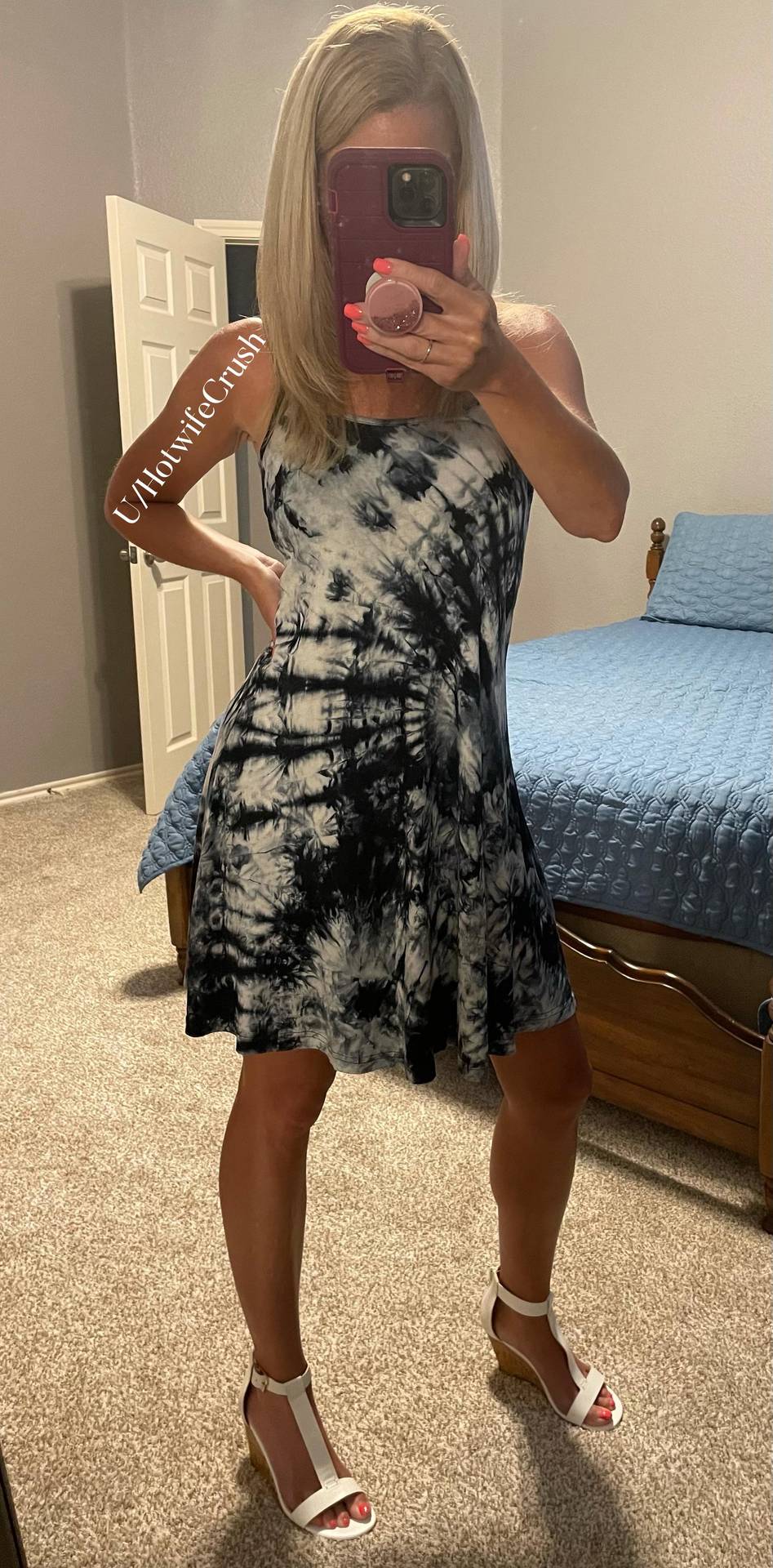 Female (44) no panties under while shopping | Scrolller