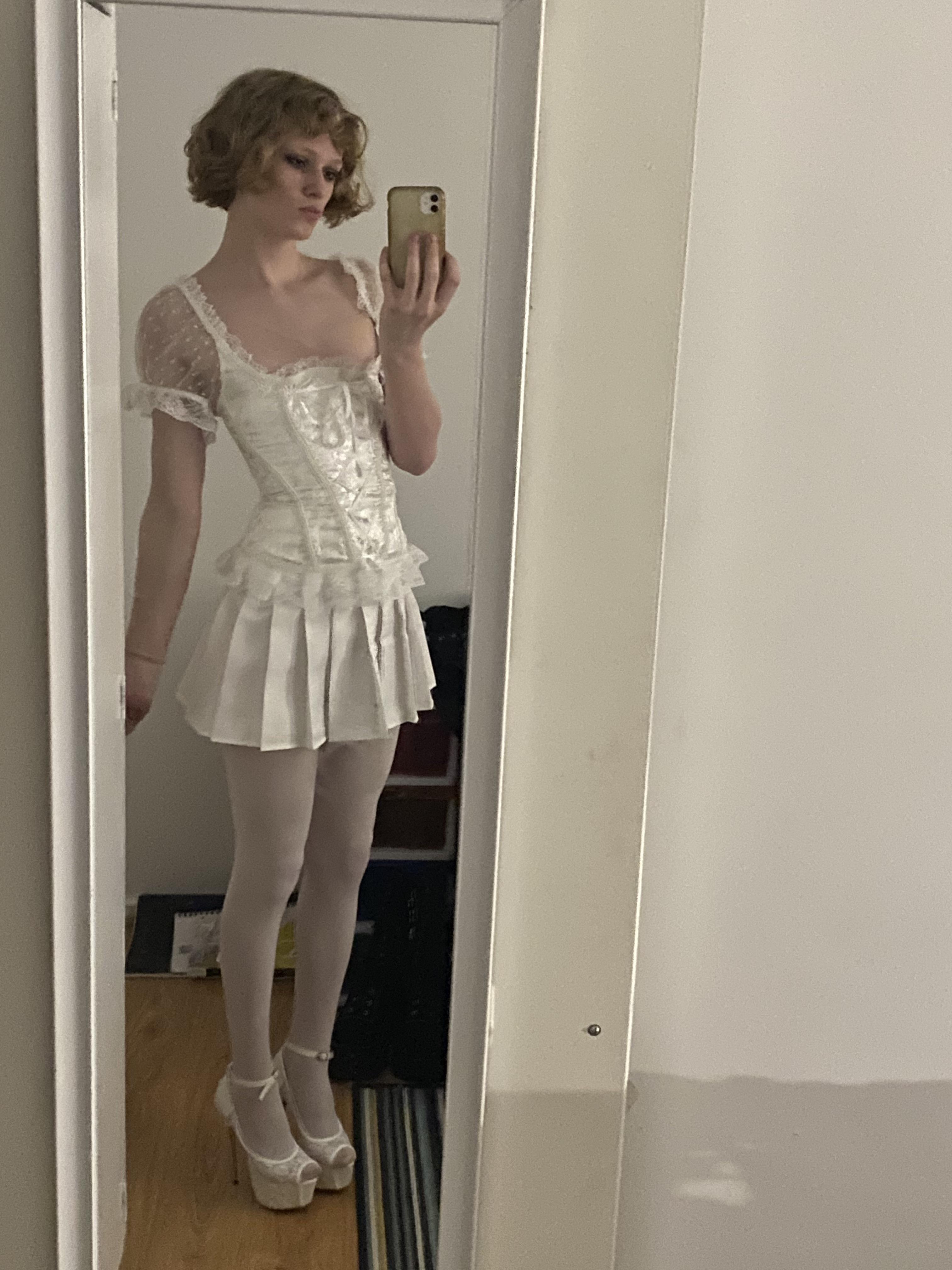 Femme overload | Scrolller