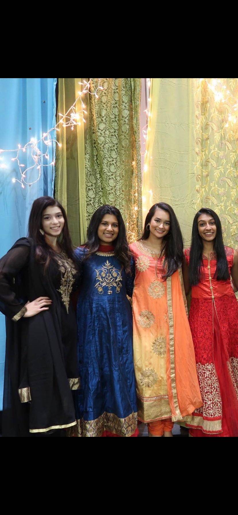 Festive [4] | Scrolller