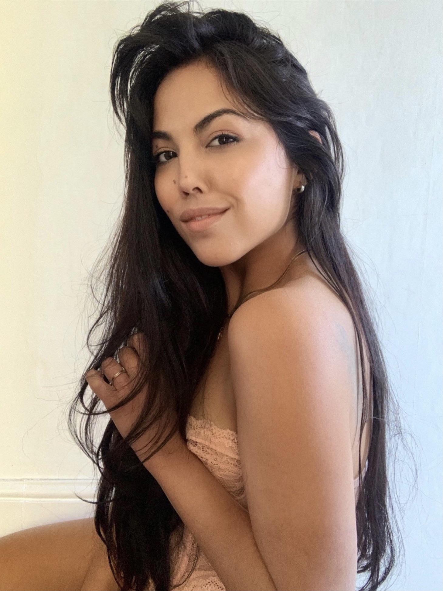 Filipina x Italian | Scrolller