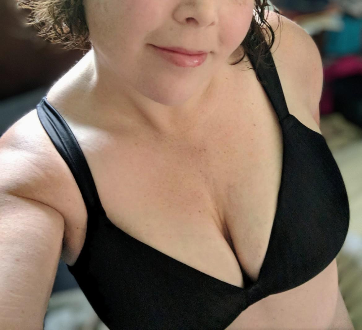 Finally feeling better after being down so long! Do I look as good as I feel tonight? (f ...