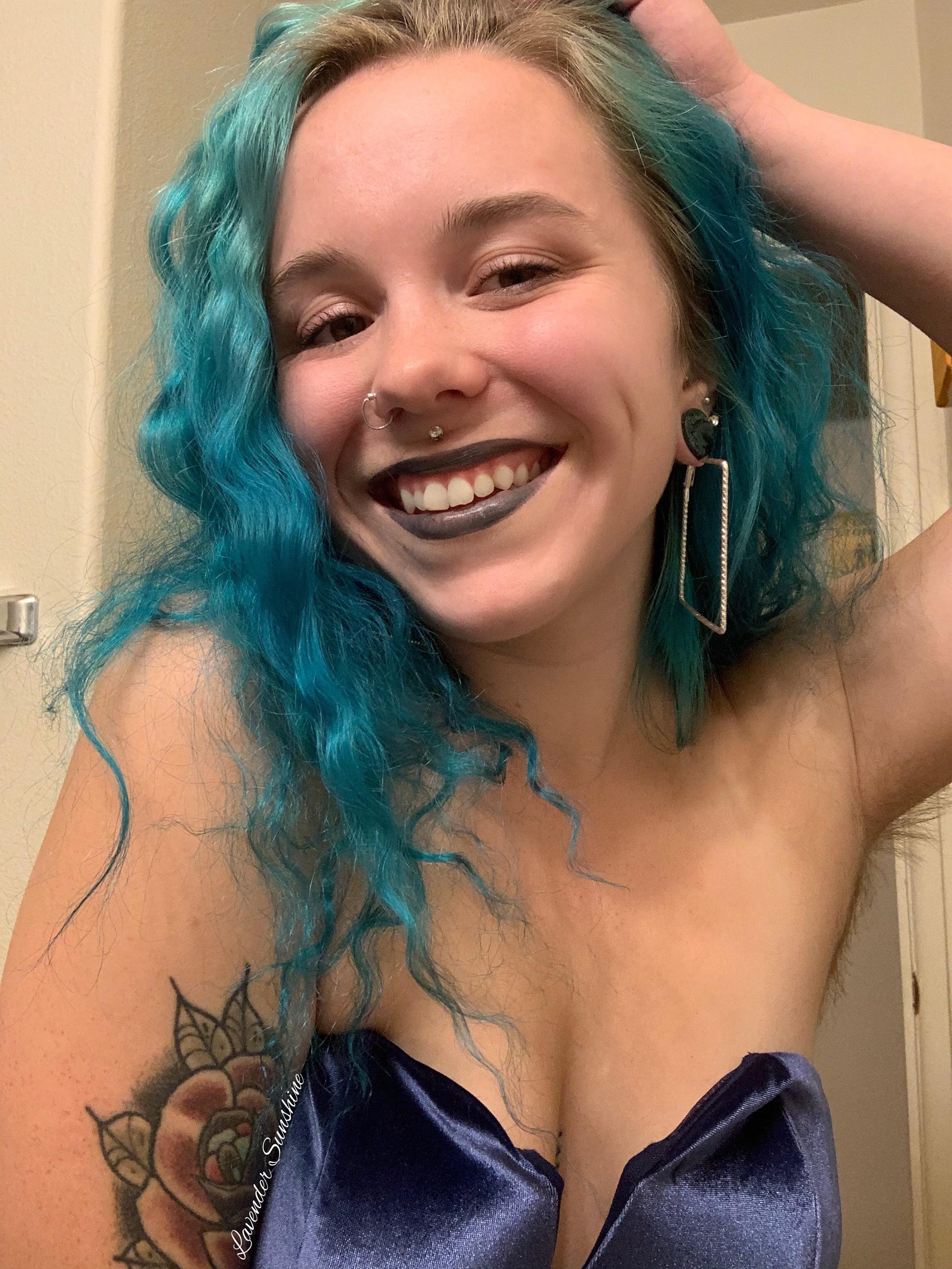 finally getting hot enough to show my armpit hair off all the time 😋🖤 | Scrolller