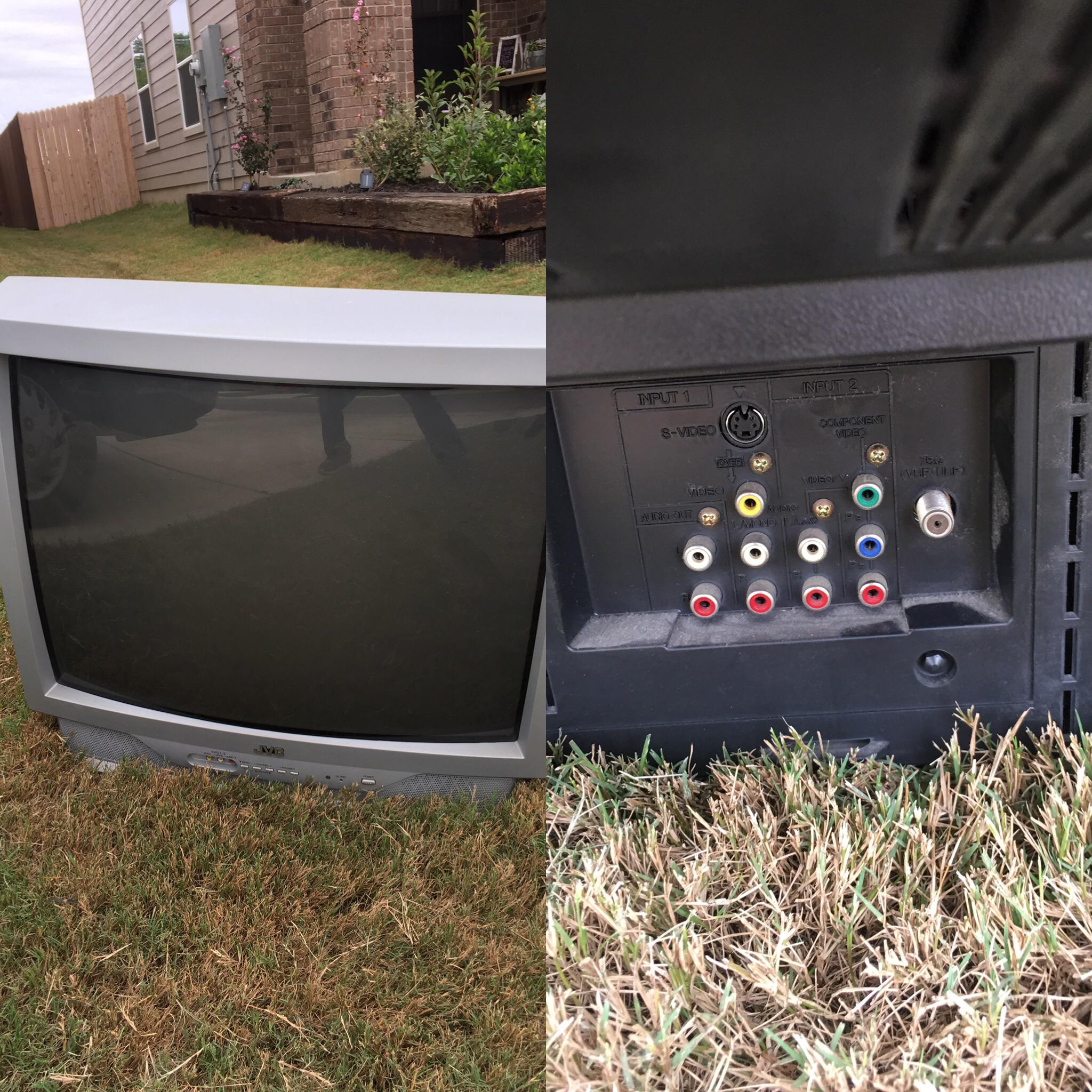 Finally got a CRT with Component for free! | Scrolller