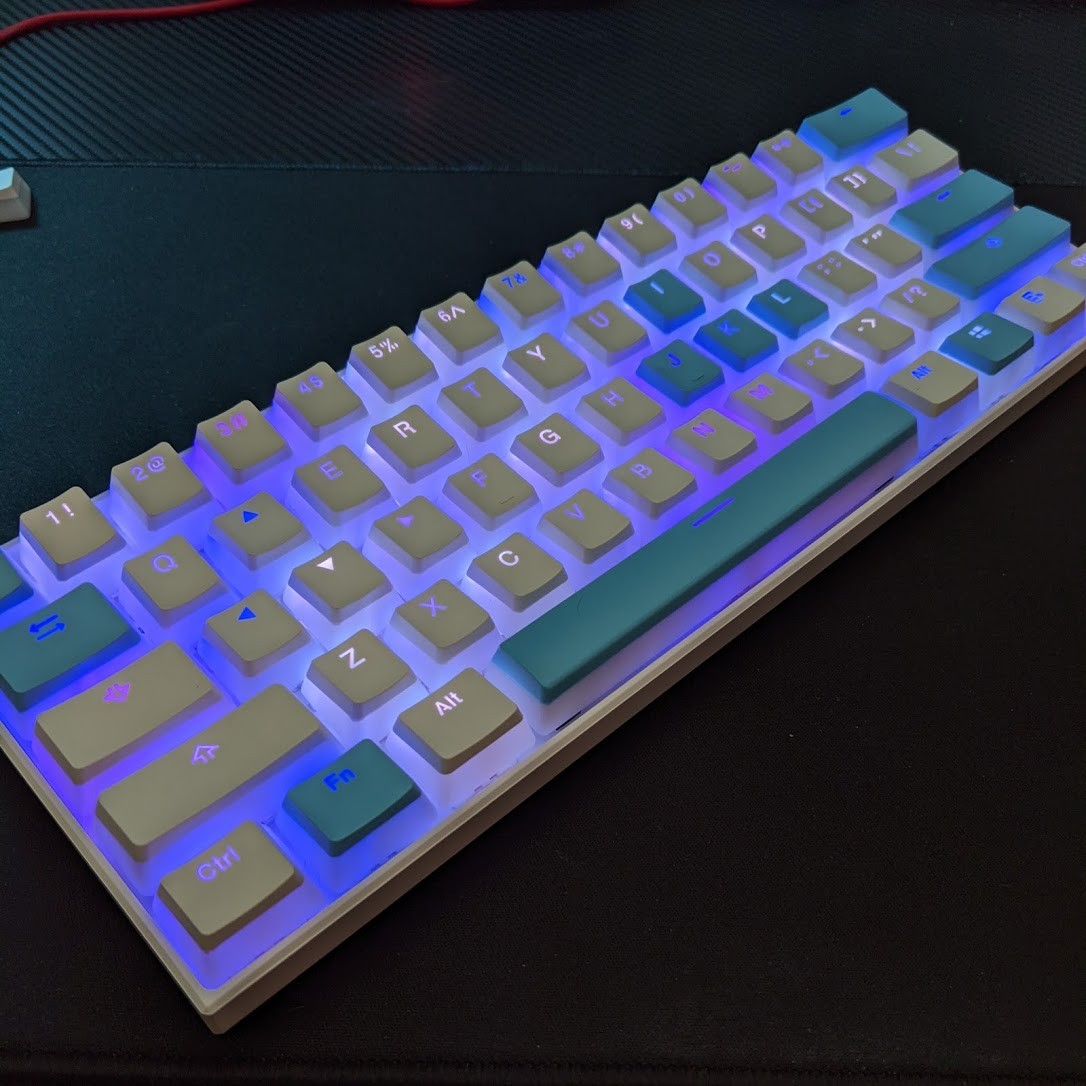 Finally! Shortly after replacing my keycaps I managed to get BT working! | Scrolller