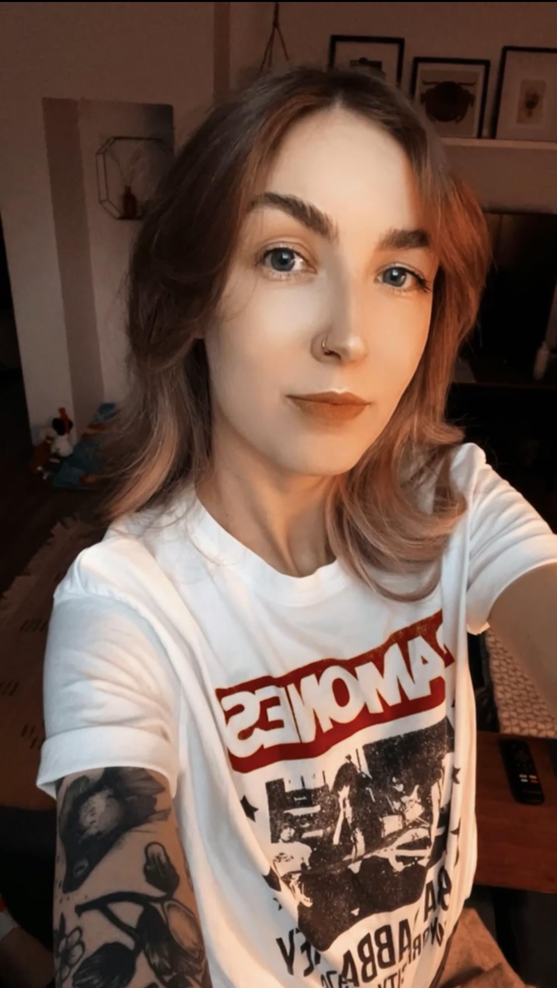 Finally think I'm getting used to being a brunette ~ (27) | Scrolller