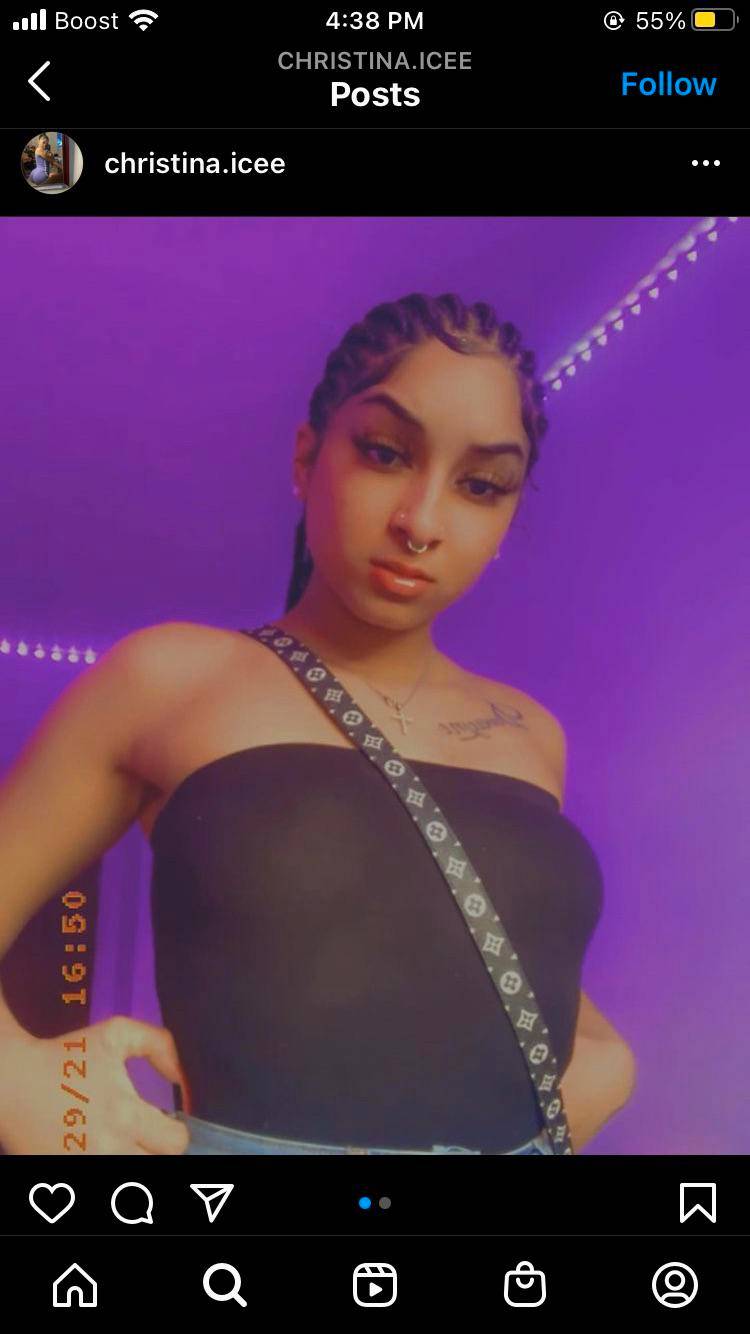 Find mail on her | Scrolller