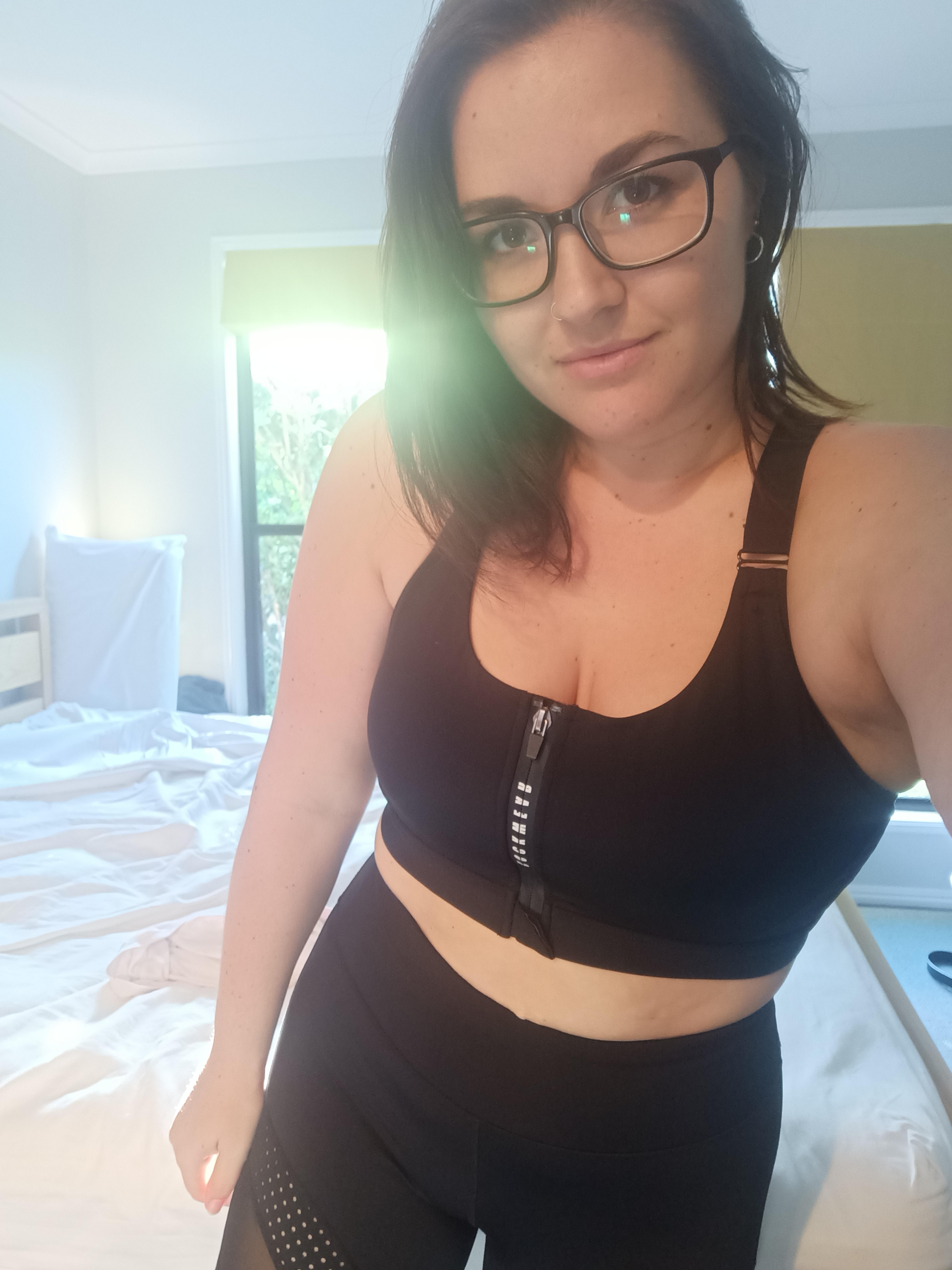 Finished my morning workout, now who wants to join me for a bedroom workout? 😜 | Scrolller