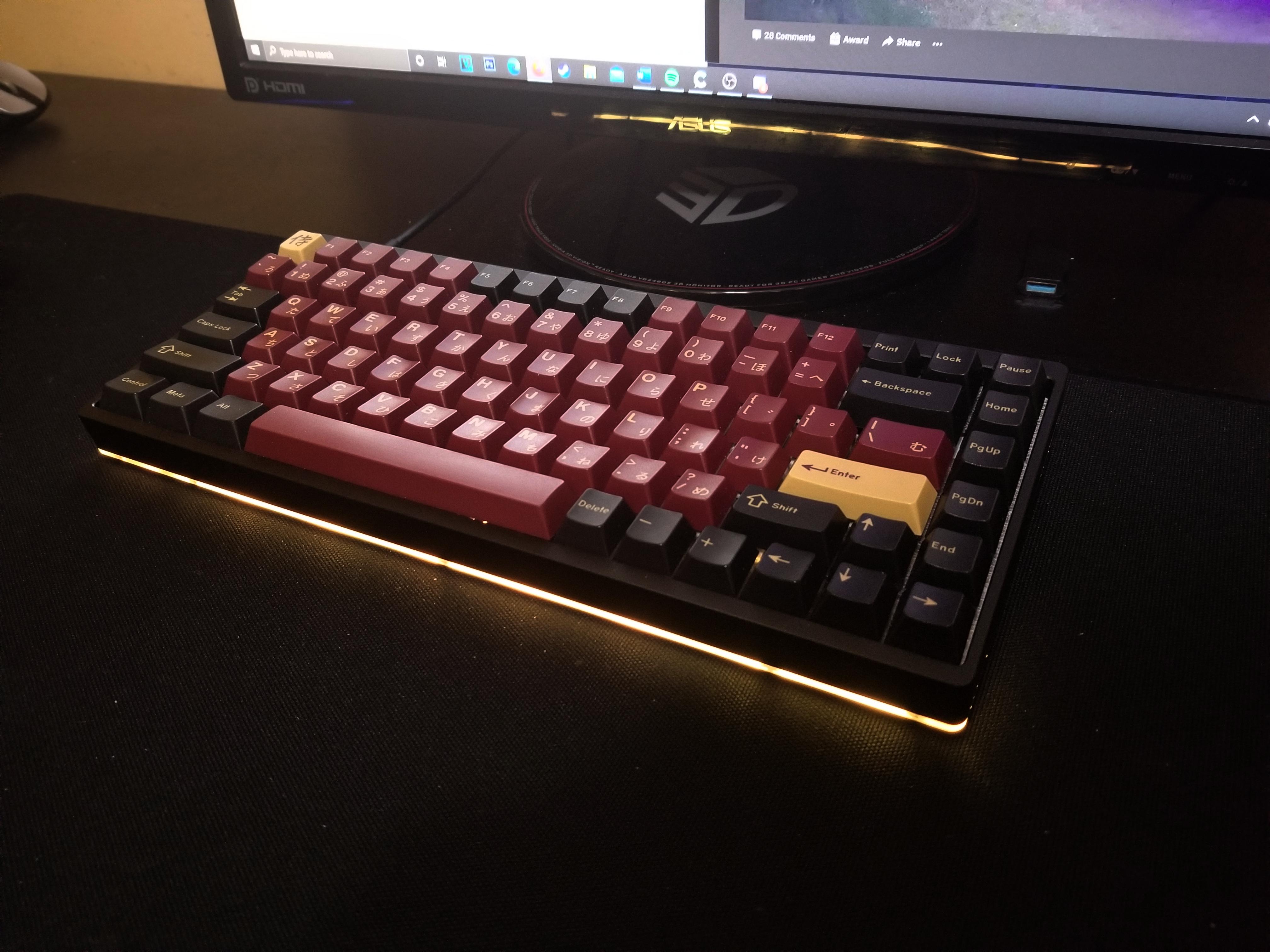 First custom keeb, with lubed glorious pandas | Scrolller