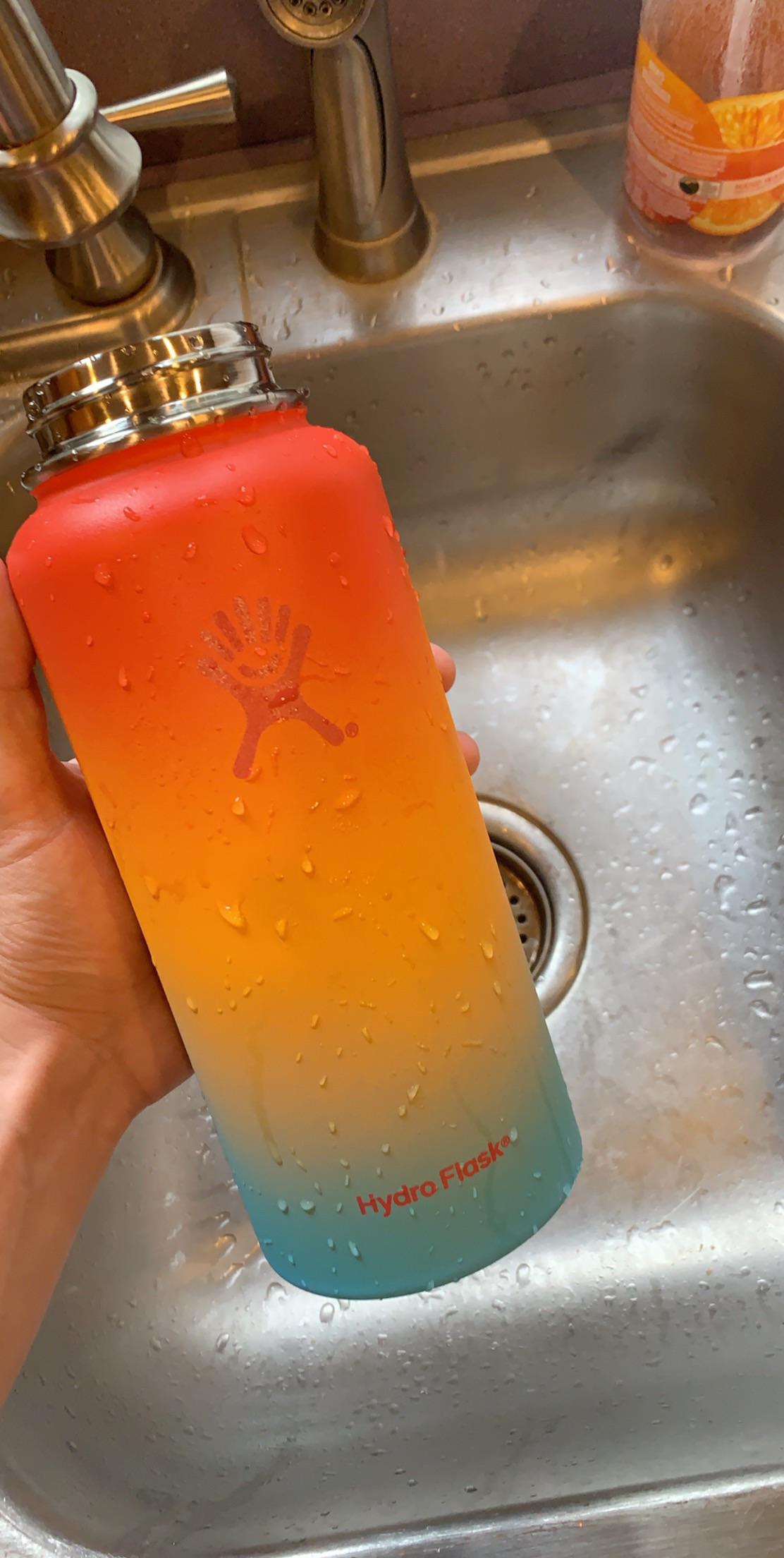 First ever reusable water bottle! It’s so pretty :) | Scrolller